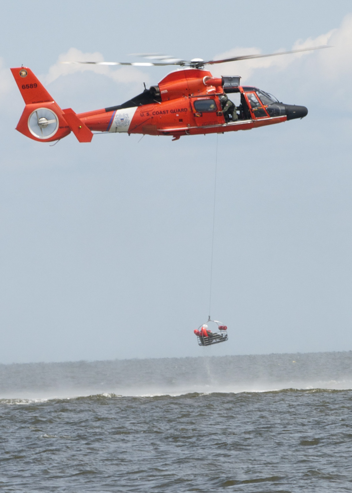 Dover Reserve wing trains with Coast Guard > Air Force Reserve Command ...