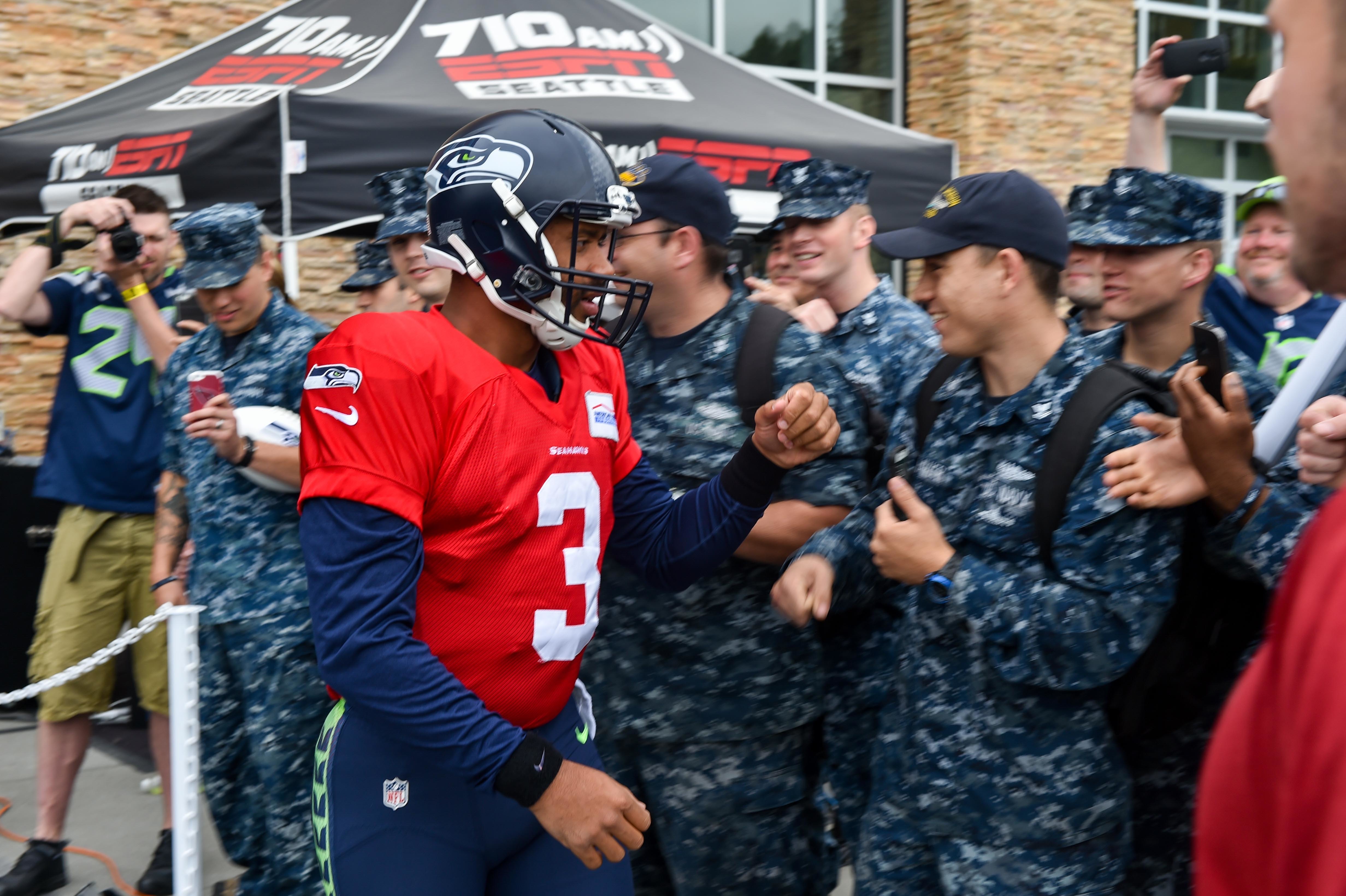 Naval Base Kitsap Sailors Attend Seahawks' Training Camp > United ...