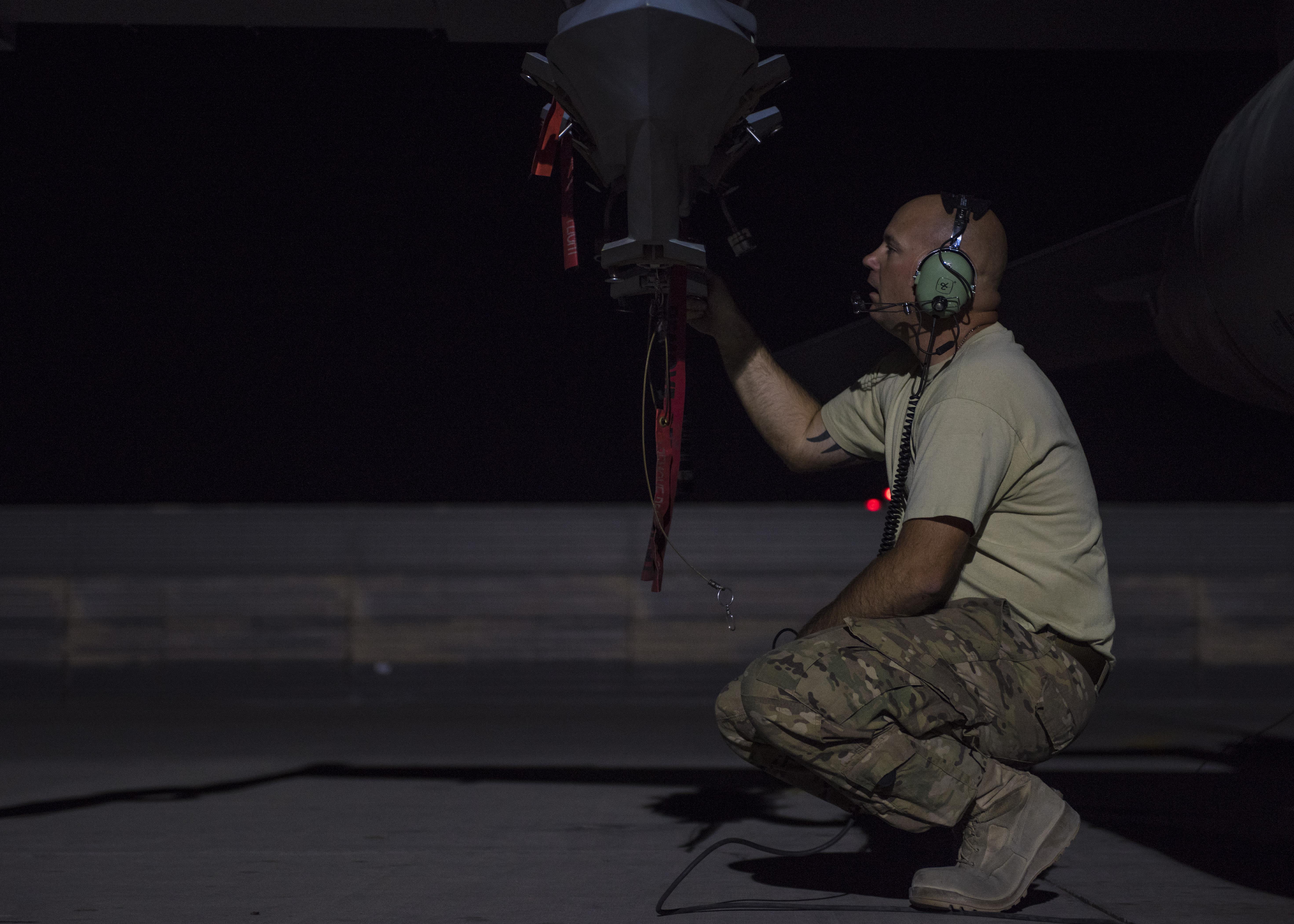 Night ops with 455th EAMXS > Homestead Air Reserve Base > Article Display