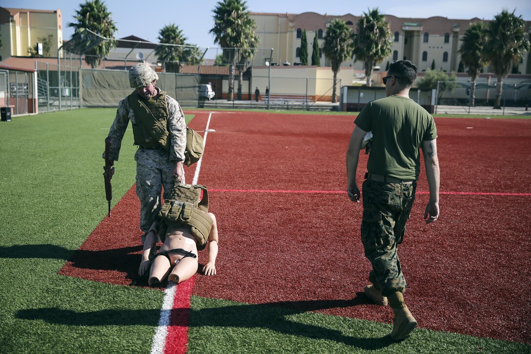 From tourniquets to combat gauze, Marines learn life-saving skills