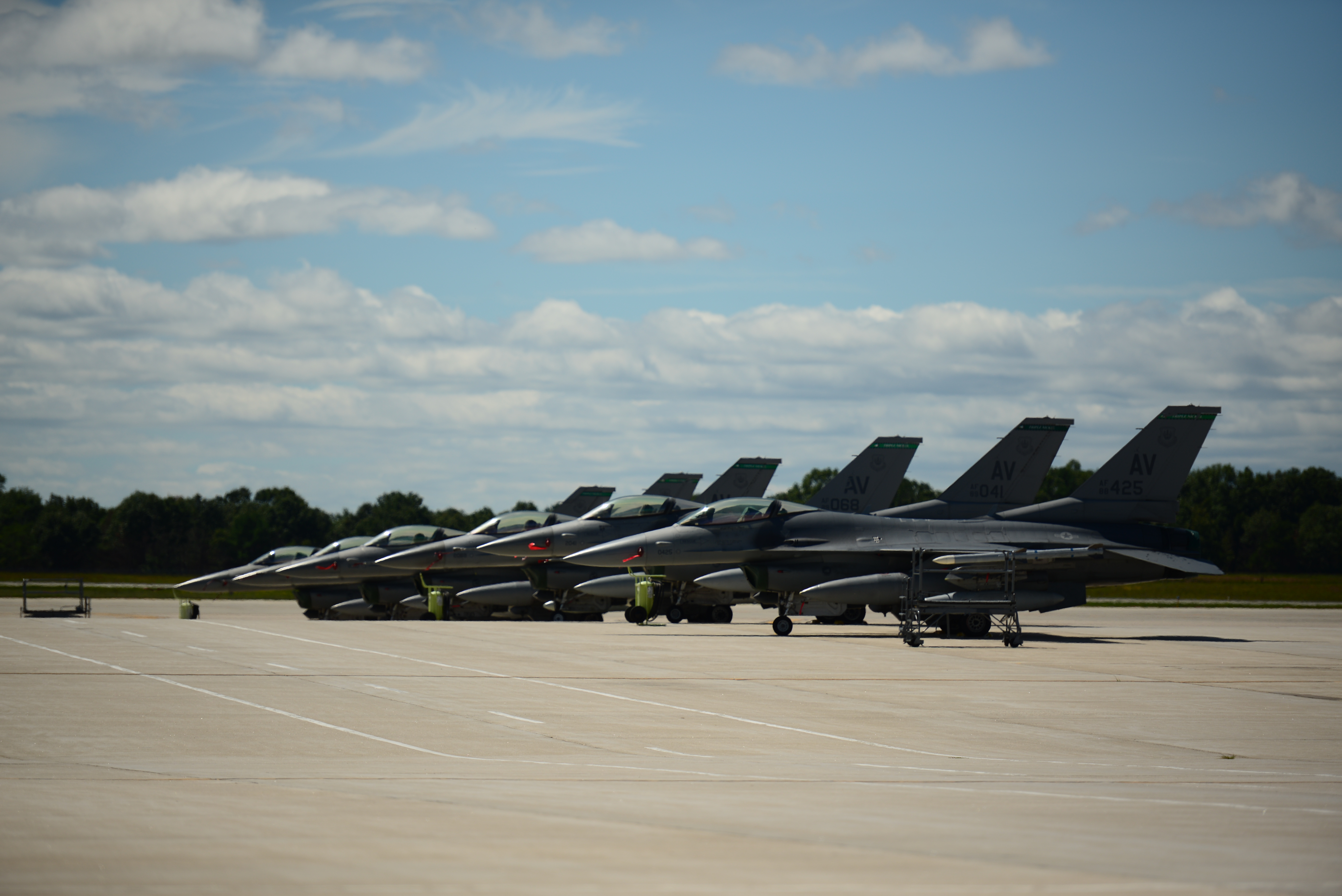 F-16 fighters stop at Pease ANGB