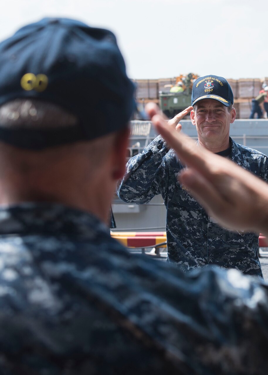 ESG 7 Commander Visits Bonhomme Richard ESG Ships, Landing Craft During ...