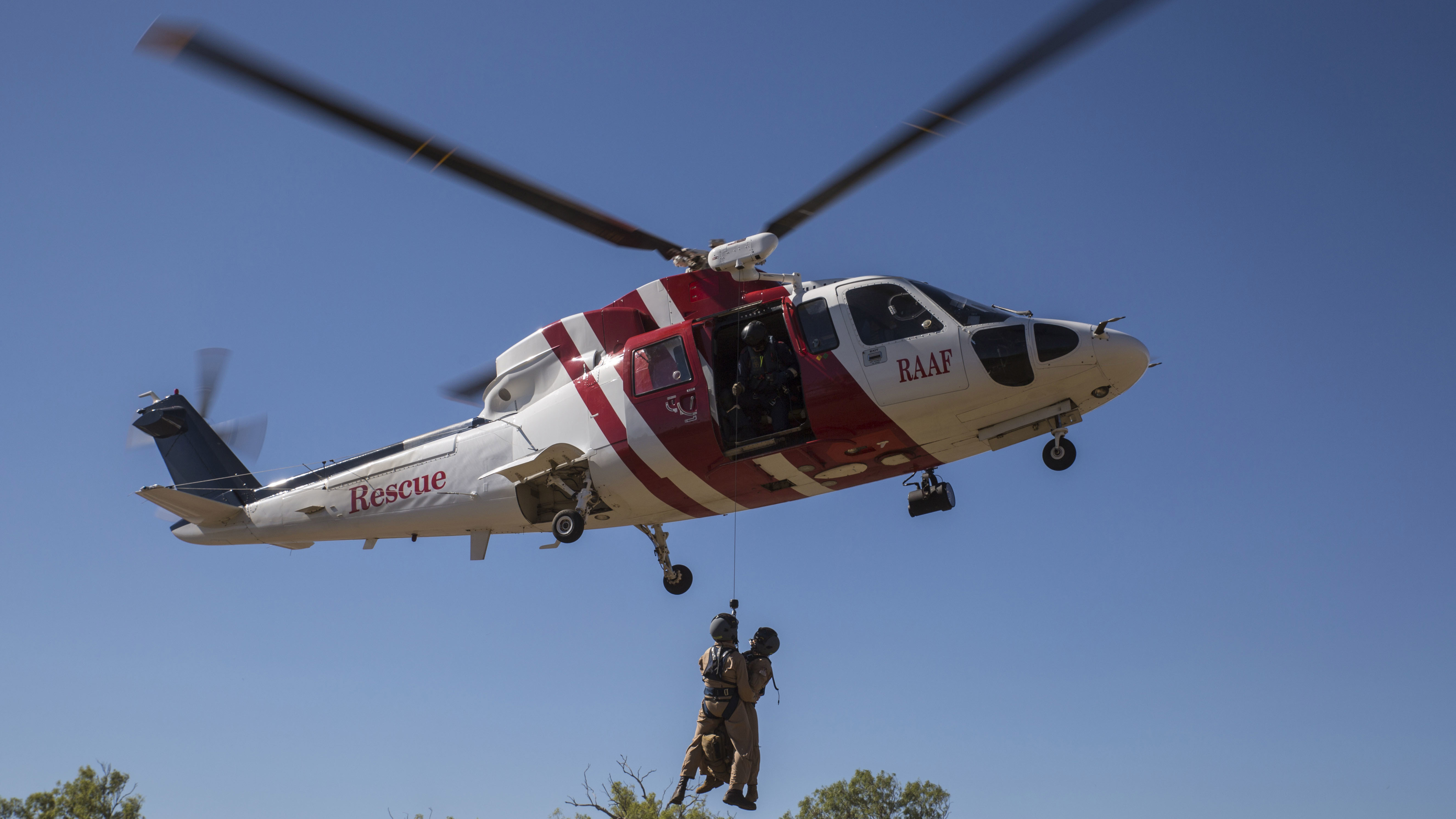 VMFA-122 medical team trains with Australian SAR crew > United States ...