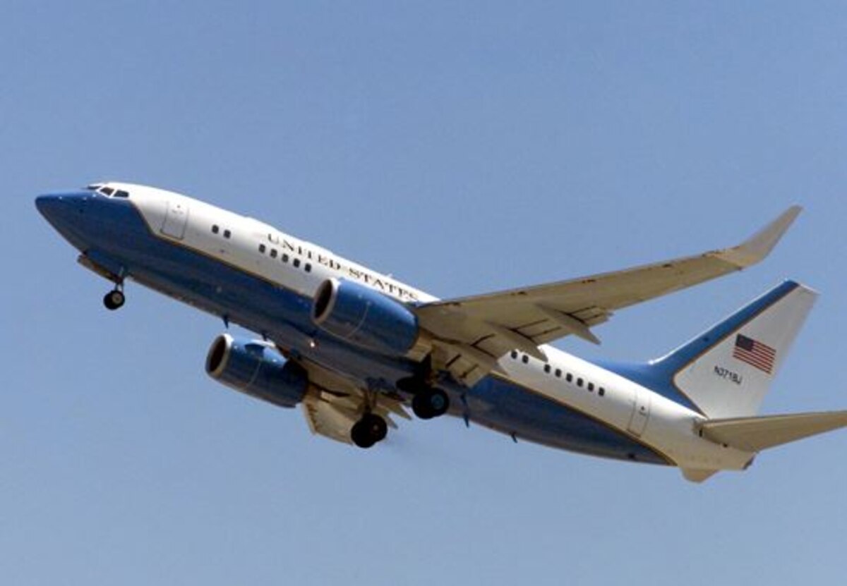 The Contrails: Aircraft, Weapons Systems: C-40B/C Clipper > U.S. Air ...
