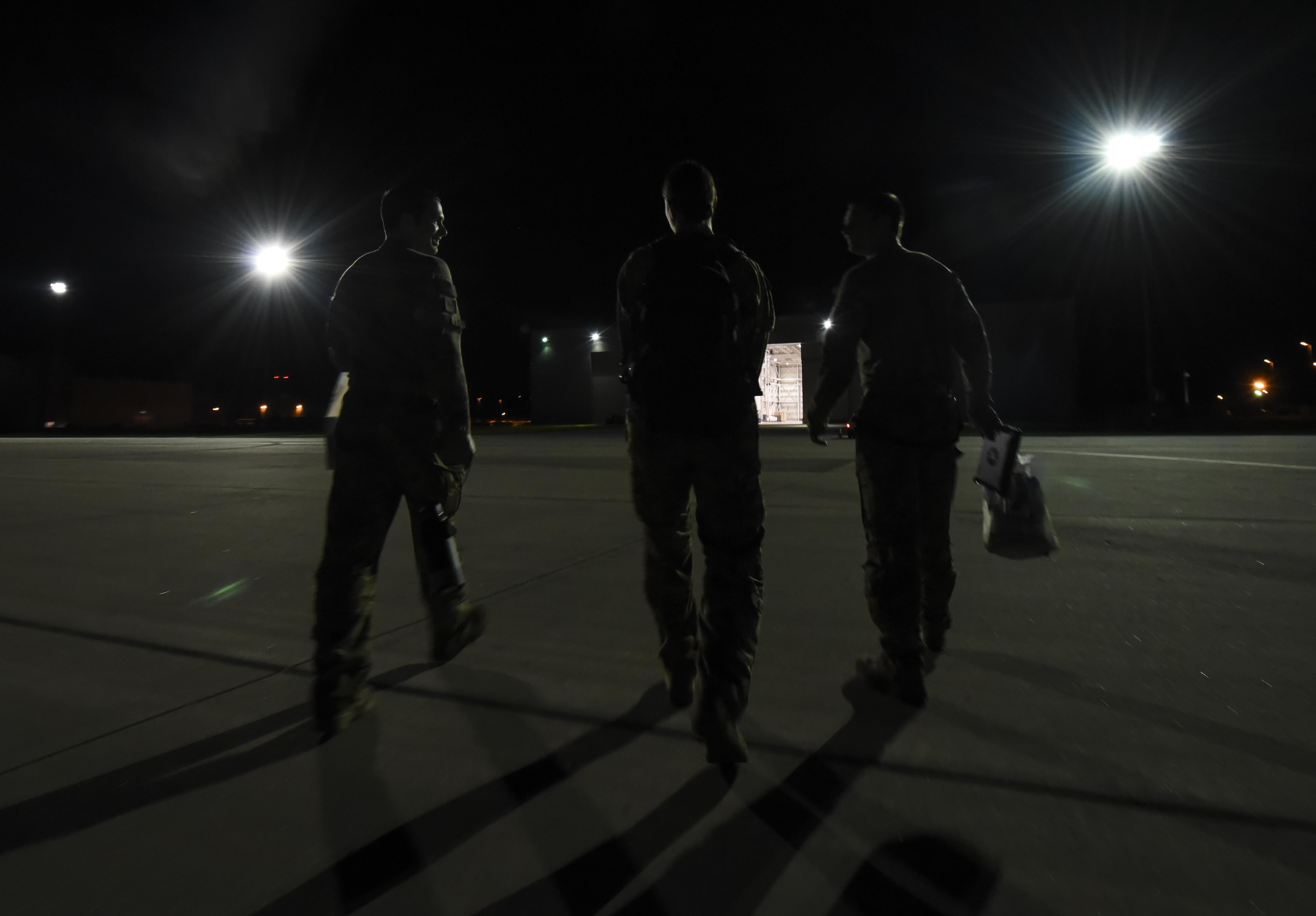 Air Commandos fly low, drop cargo > Hurlburt Field > Article Display