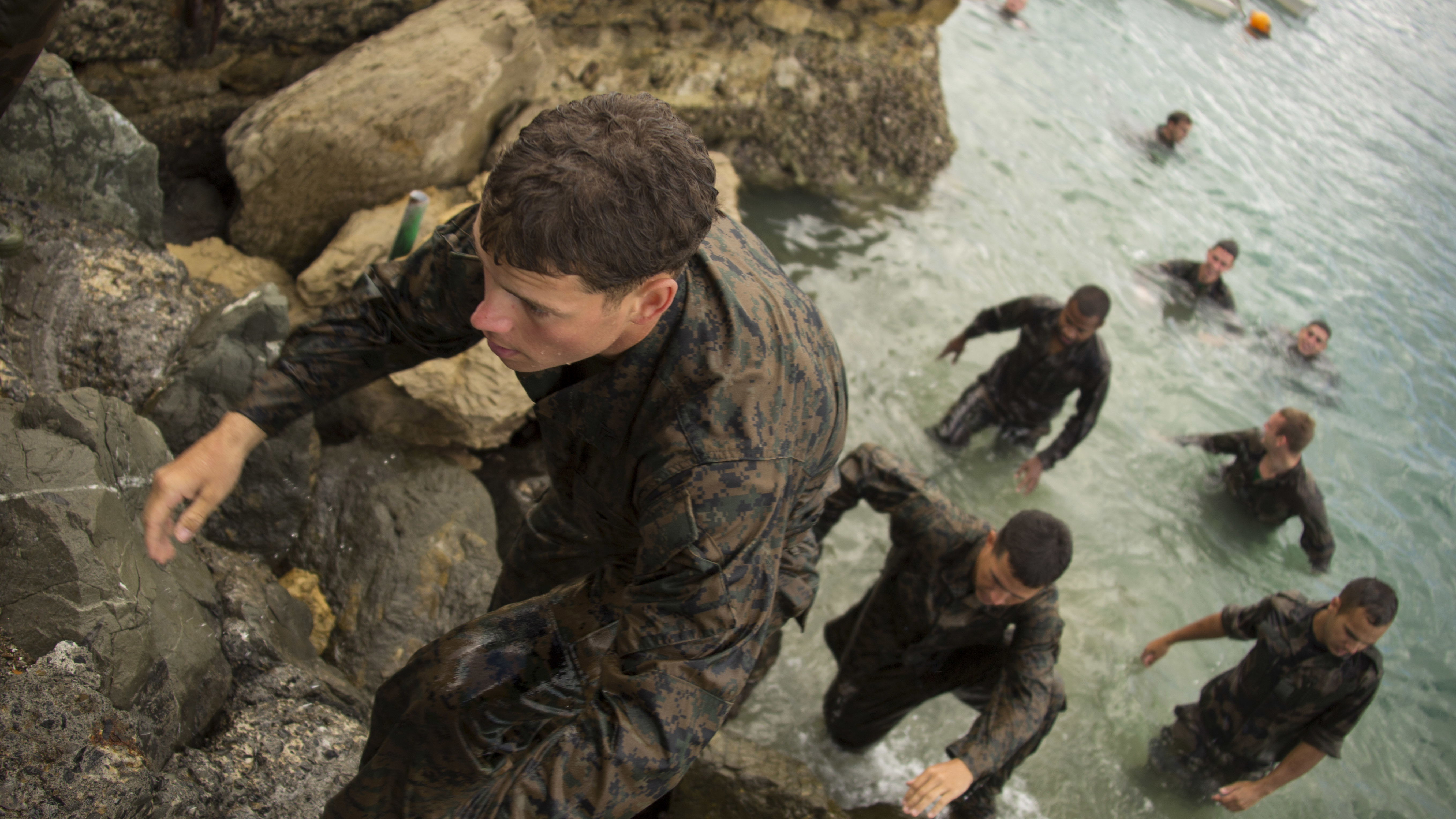 U.S. Marines dive into French commando course > United States Marine ...