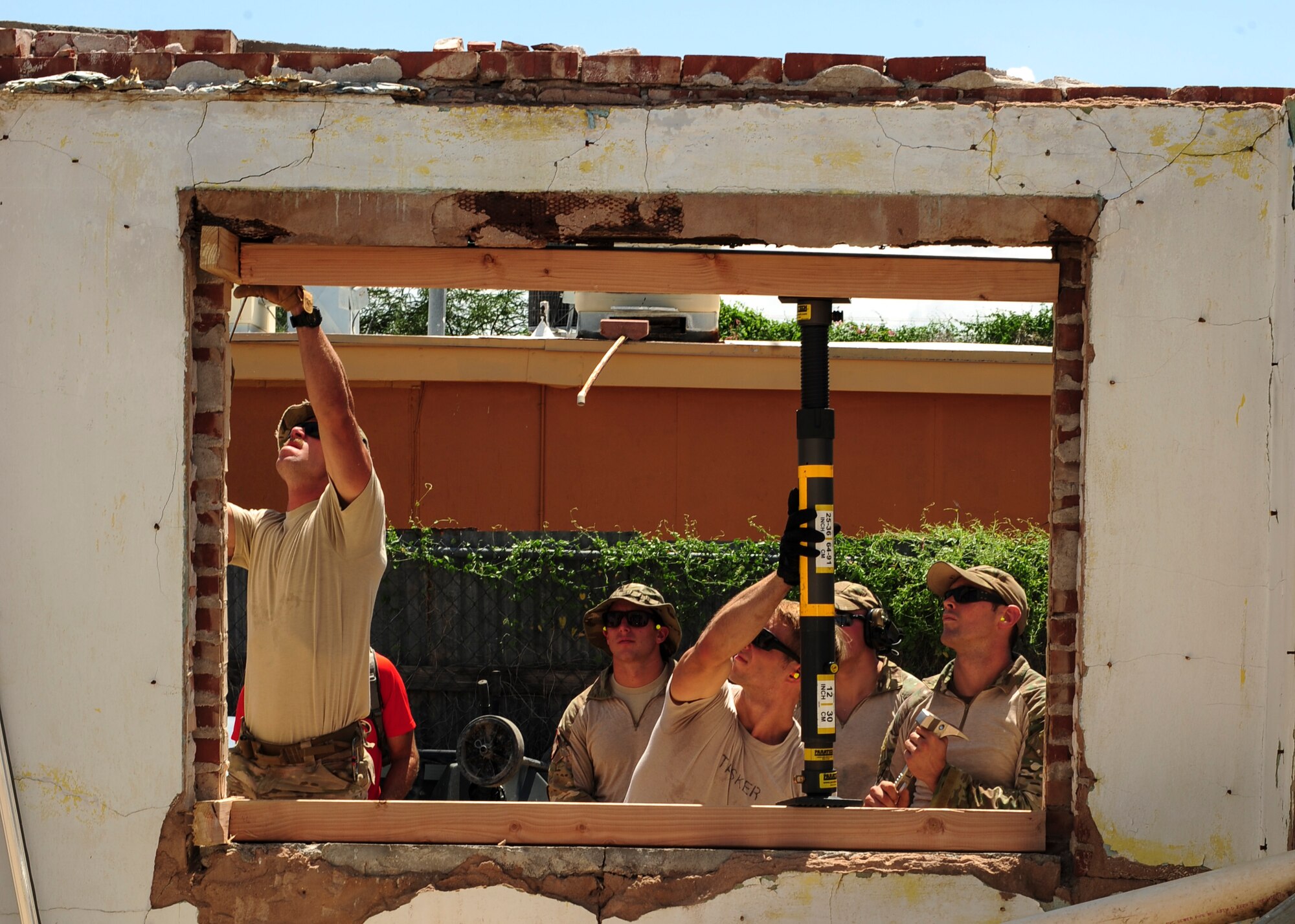48th RQS Airmen participate in collapsed structure training > Davis ...
