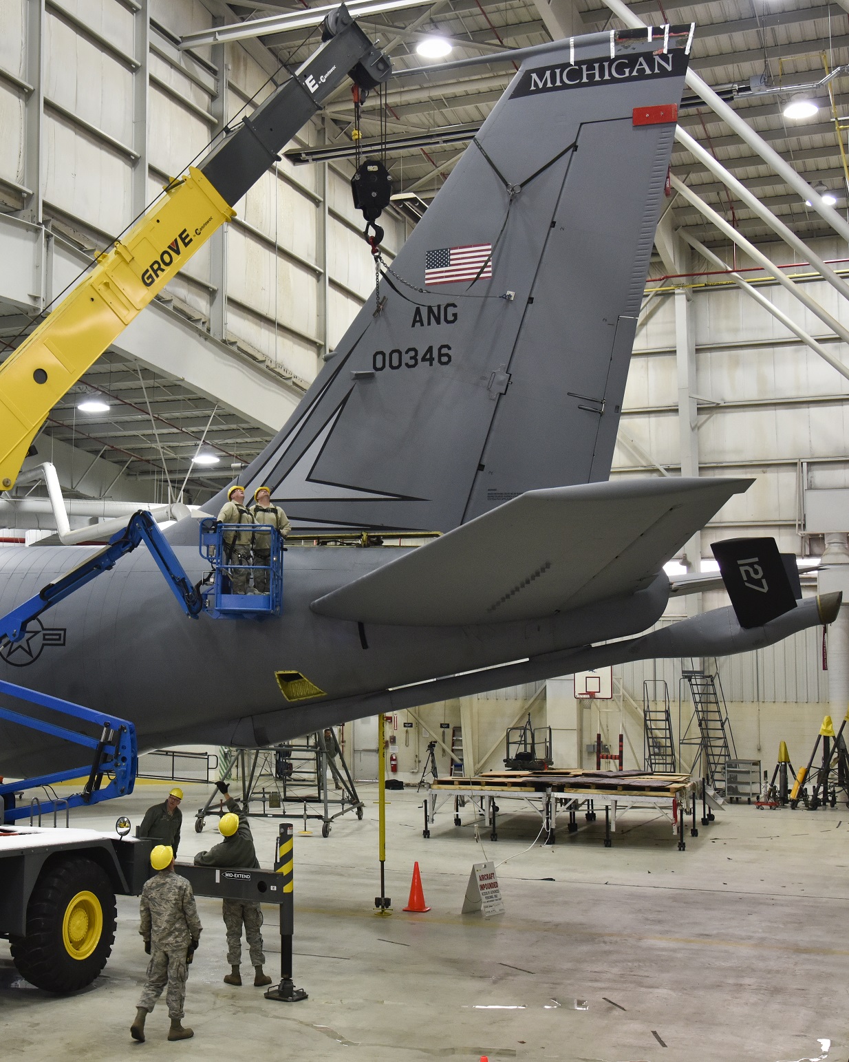191st maintenance team keeps lightning-struck tanker flying > 127th ...