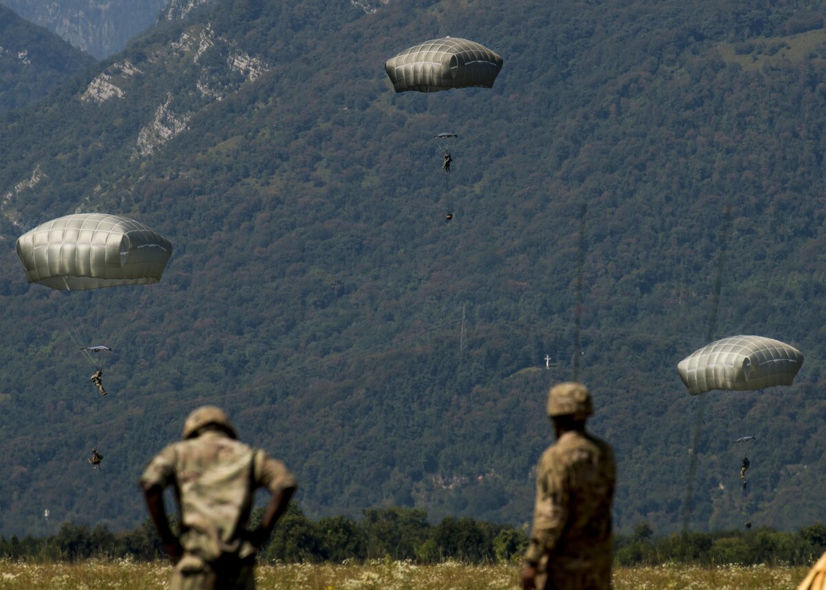 Aviano supports joint airborne training > Aviano Air Base > Display