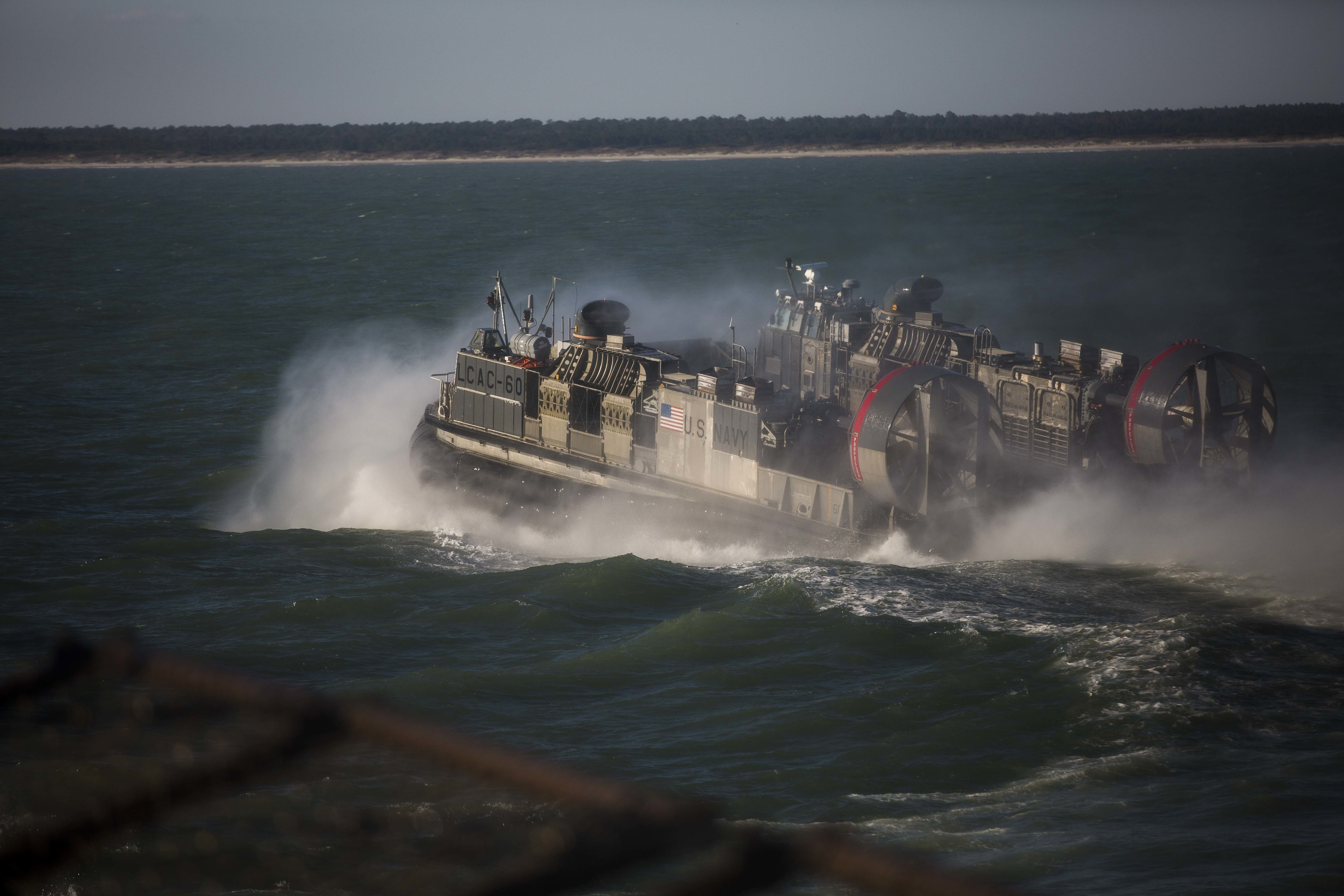 Carter Hall, 24th MEU Build Teamwork through ARG/MEUEX > United States ...