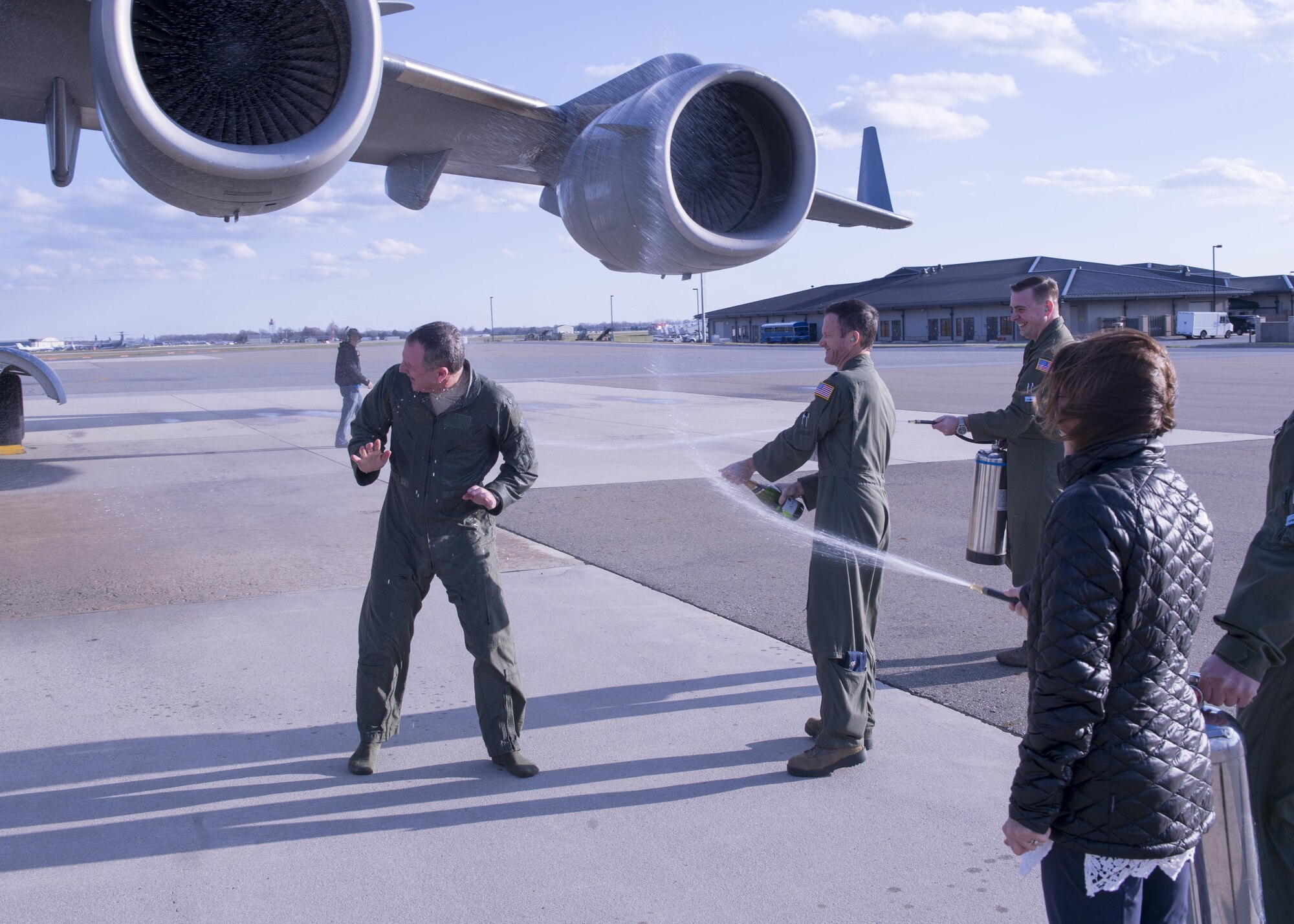 Vice commander completes fini flight > 512th Airlift Wing > Article Display