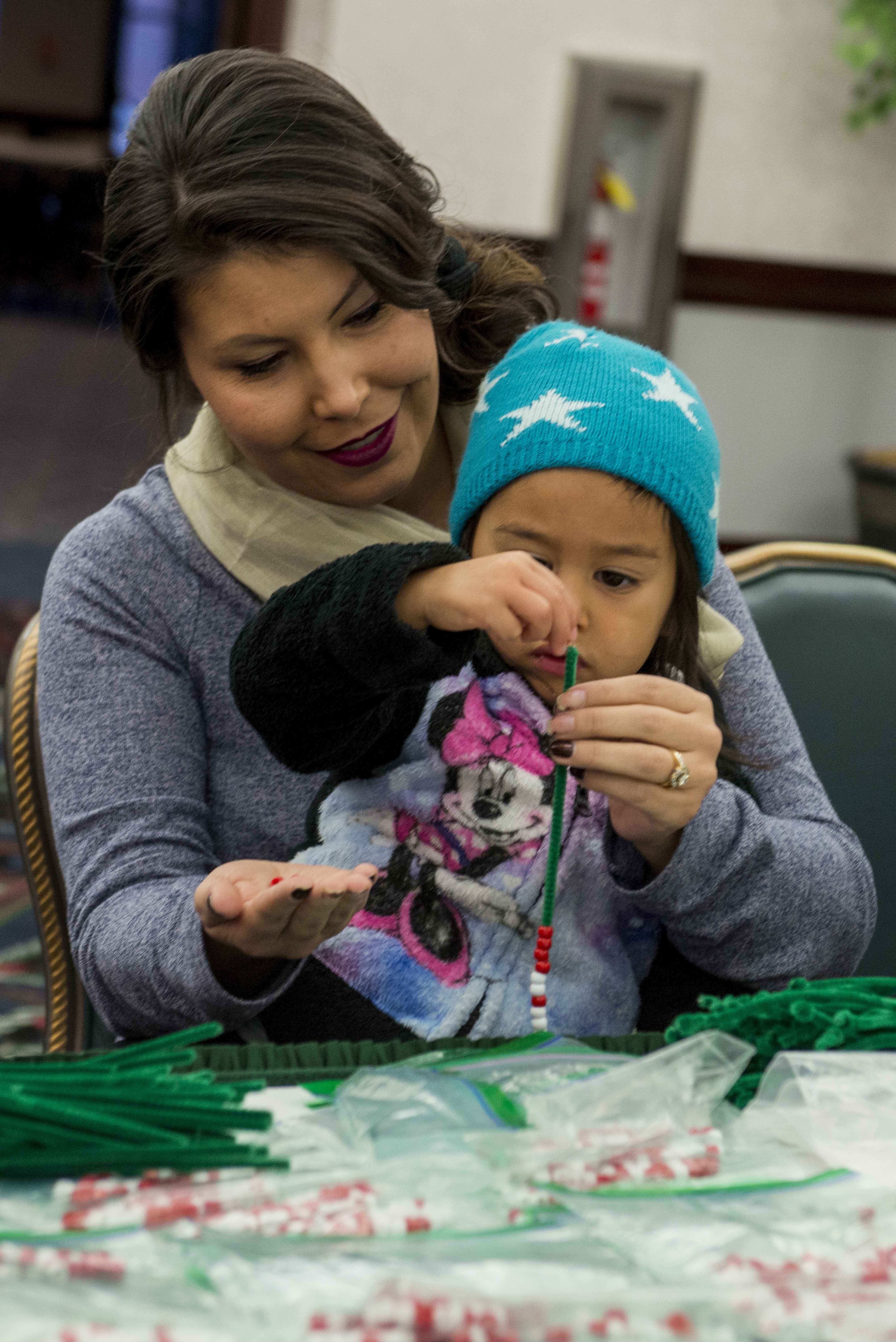 Scott hosts holiday party, tree-lighting event > Scott Air Force Base ...