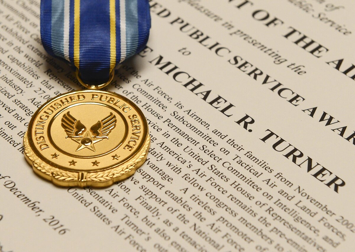SECAF bestows highest AF public service award > Air University (AU ...