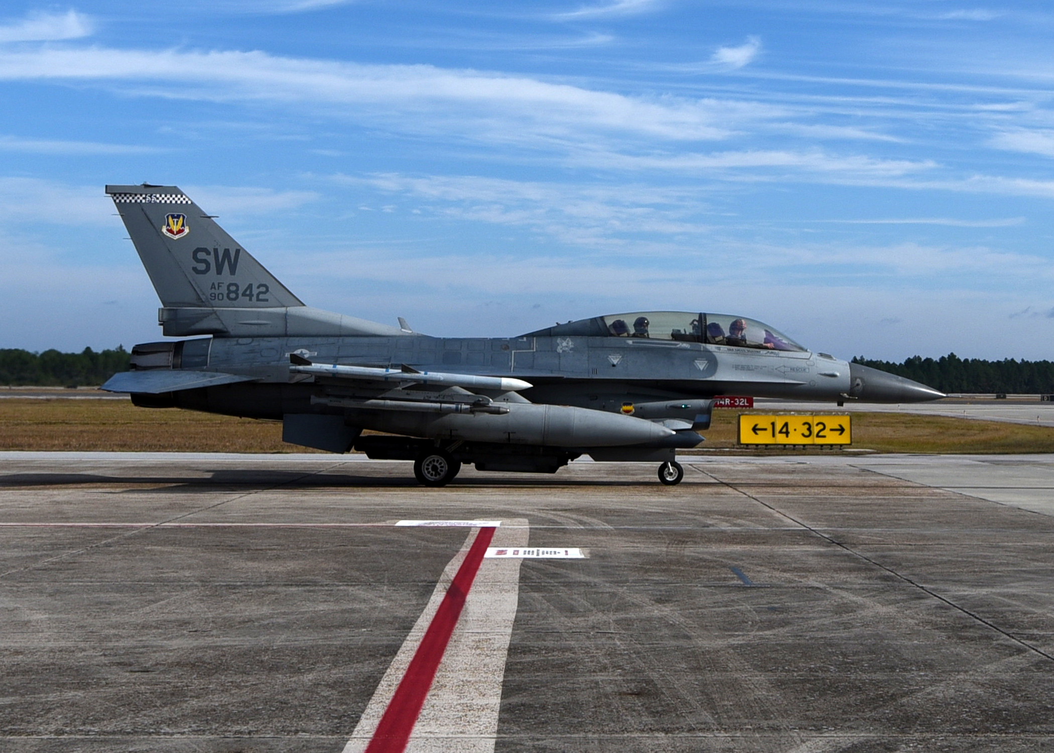 Shaw Fighting Falcons participate in combined aerial exercise at ...