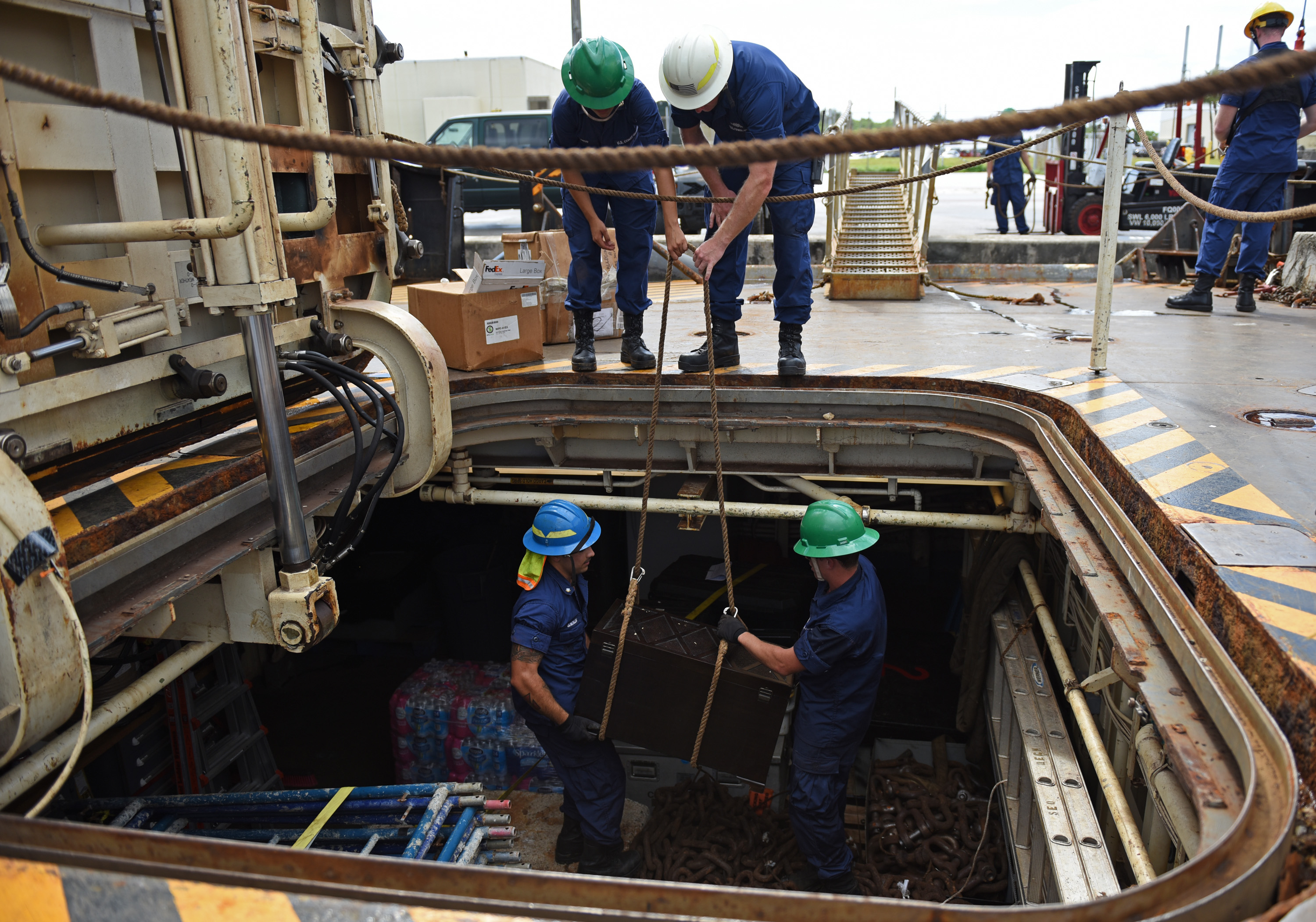 U.S. Coast Guard brings holiday cheer by sea > Andersen Air Force Base ...