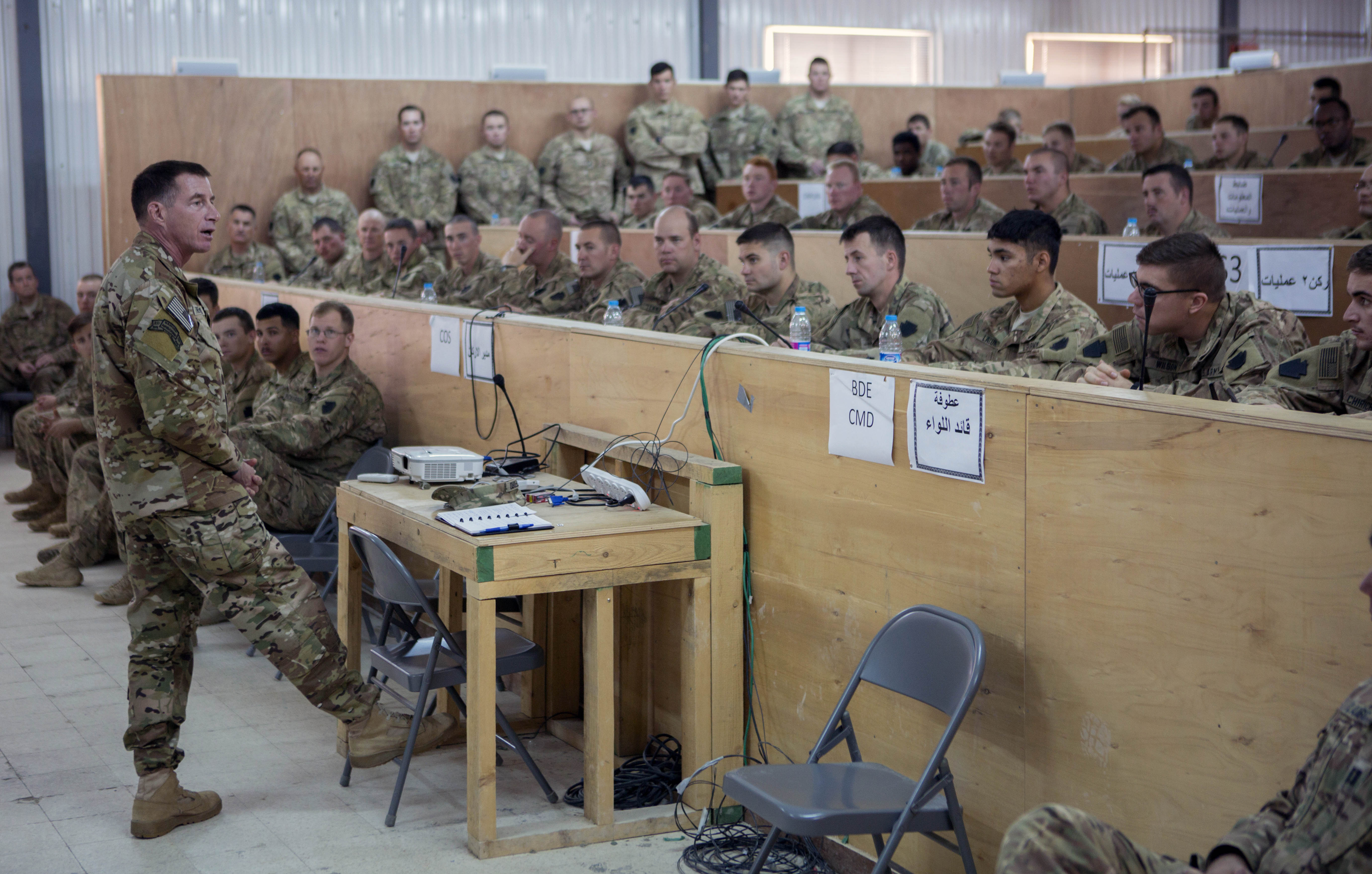 CSM visits troops.