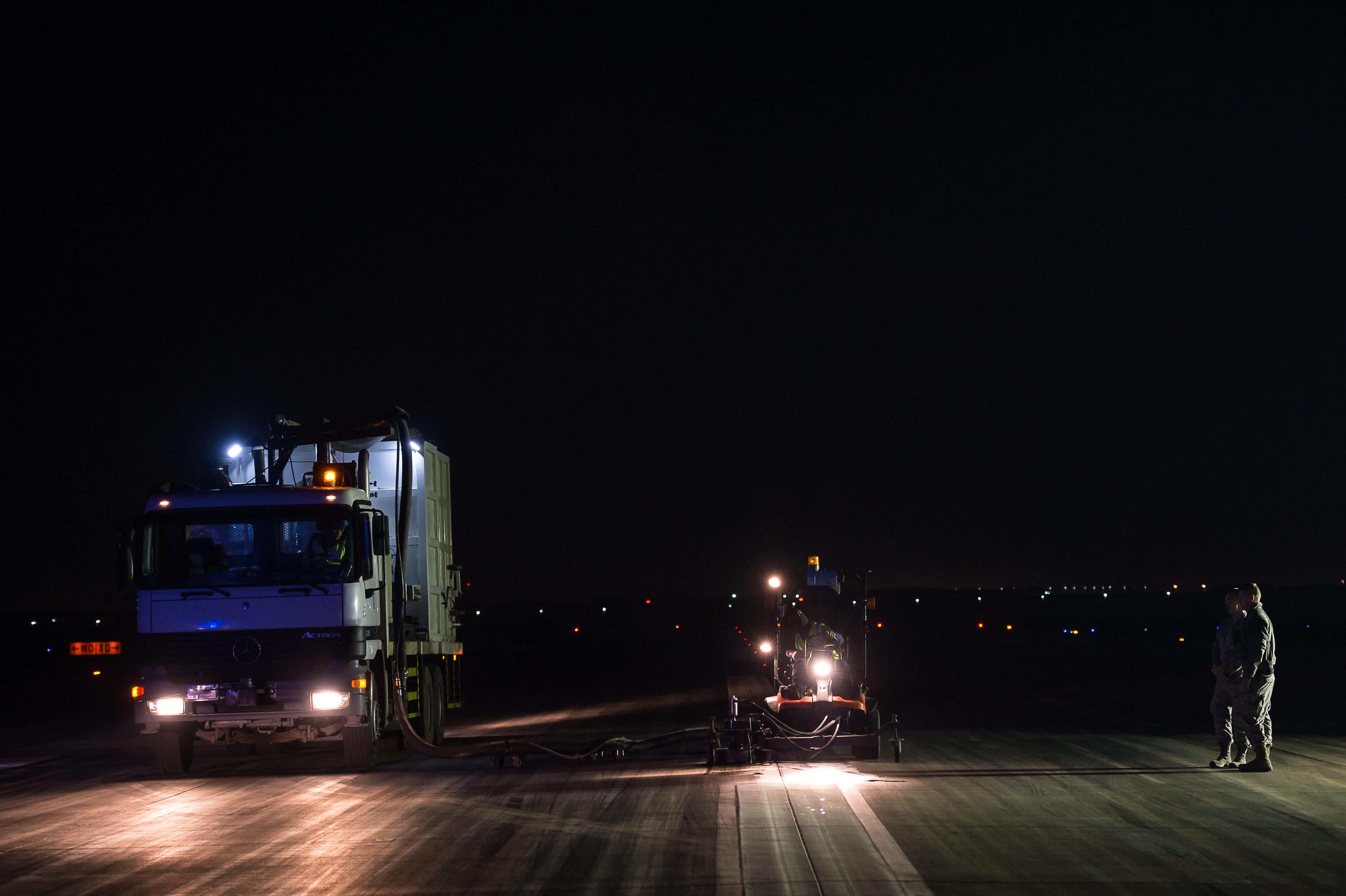 Expeditionary Airmen collaborate to repair active runway, continue ...