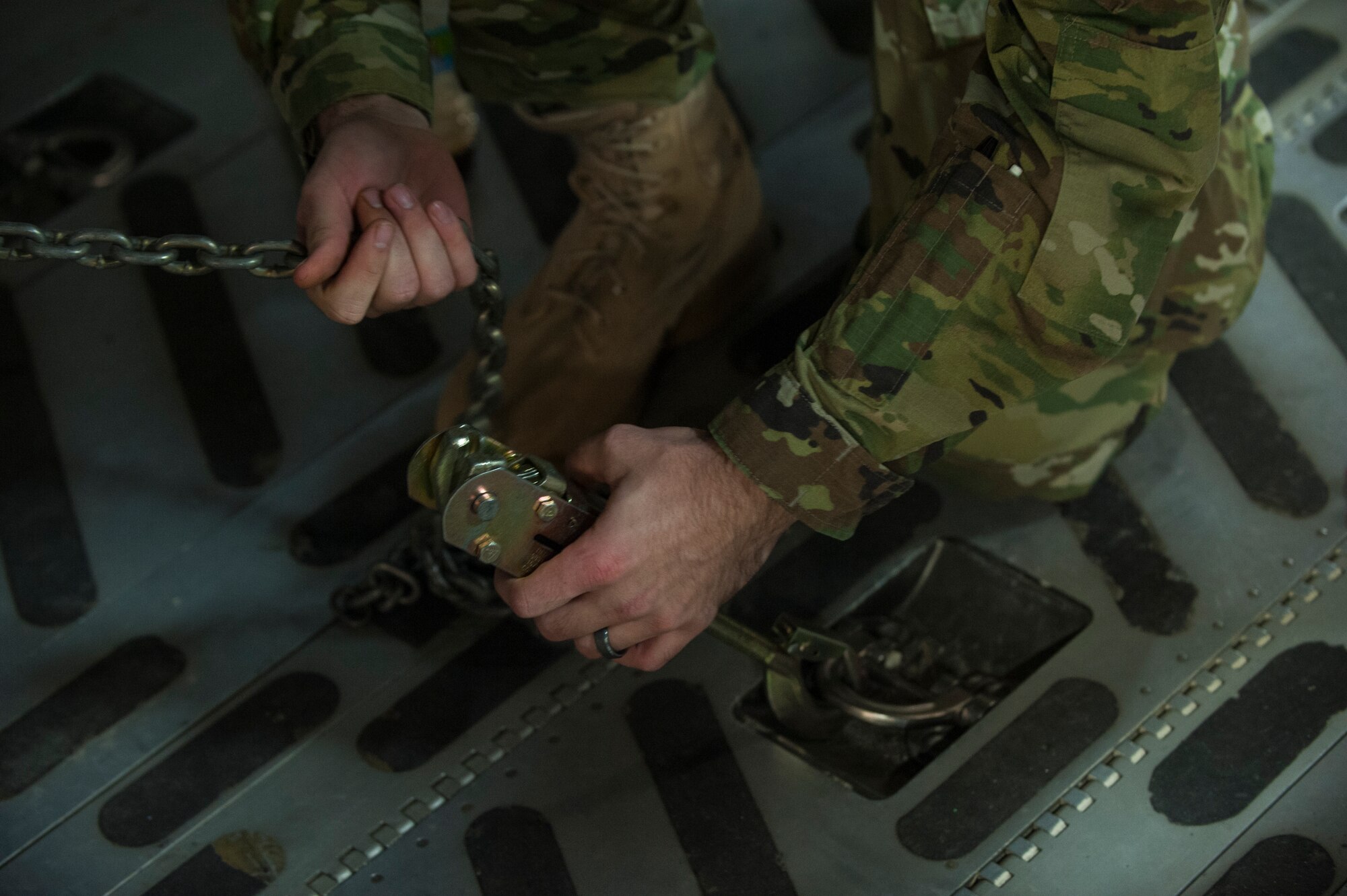 33rd HMU packs for deployment > Kadena Air Base > Article Display