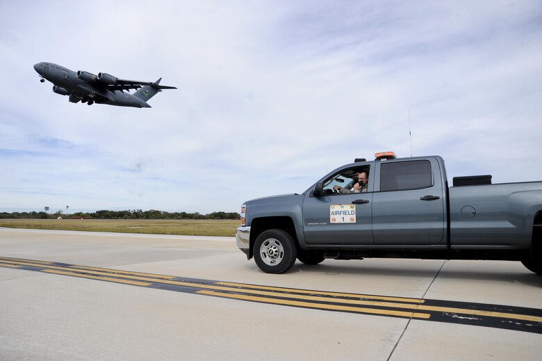 Airfield management keeps flights on time > U.S. Air Force > Article ...