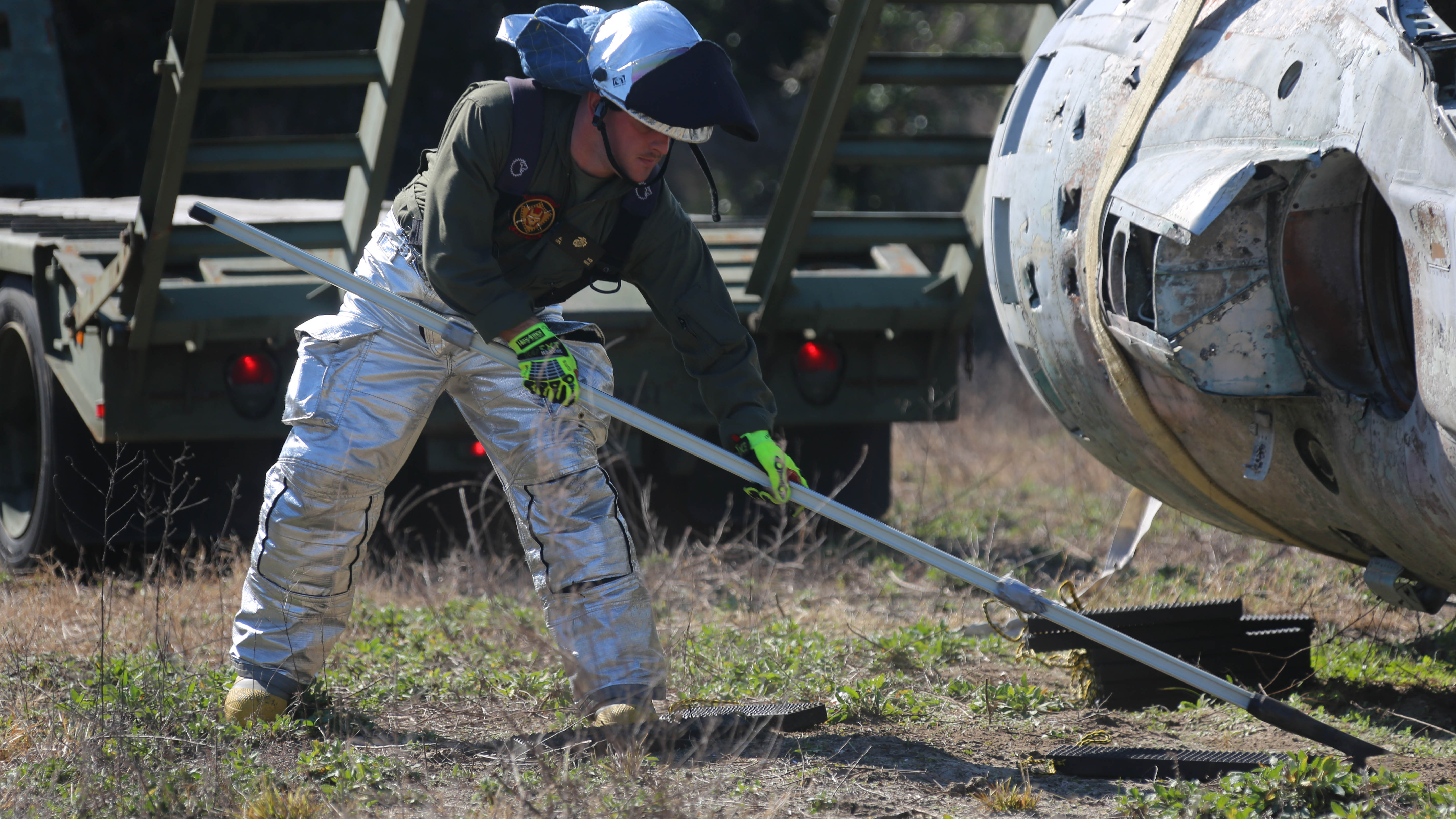 Marines conduct aircraft recovery training > United States Marine Corps ...