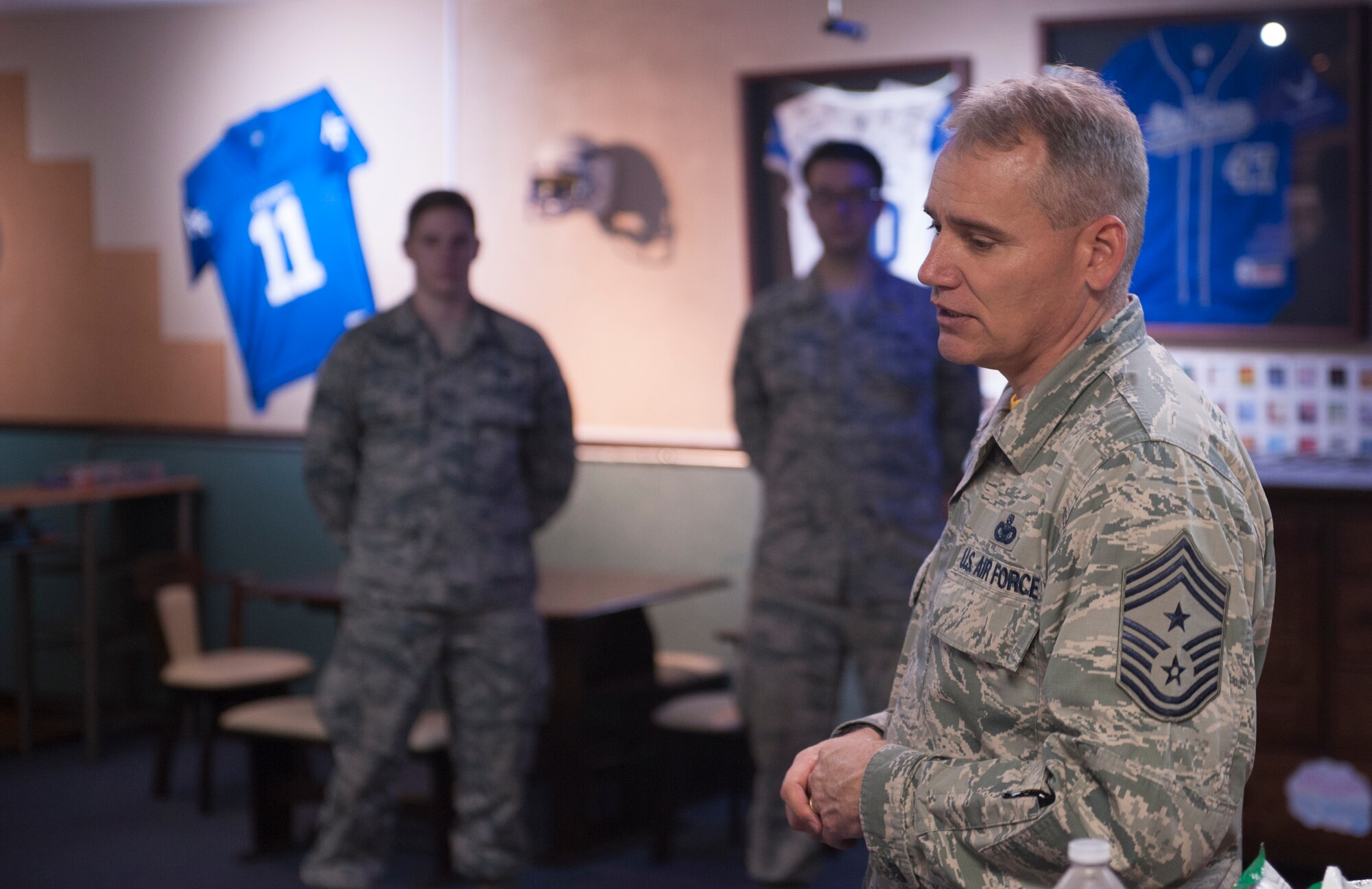 USFJ/5th AF command chief visits Kadena > Kadena Air Base > News