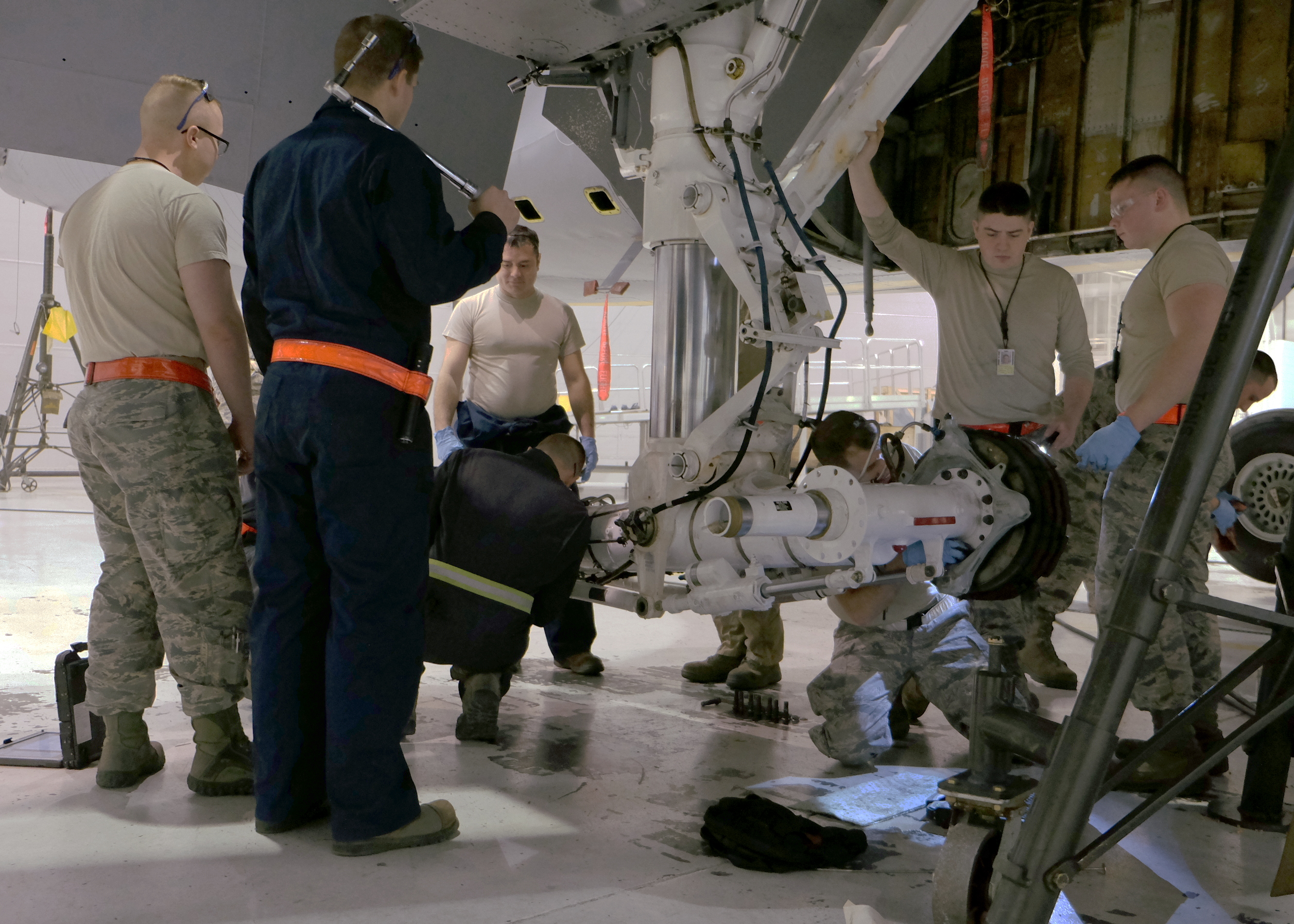 931 MXS Struts its Stuff > 931st Air Refueling Wing > Article Display