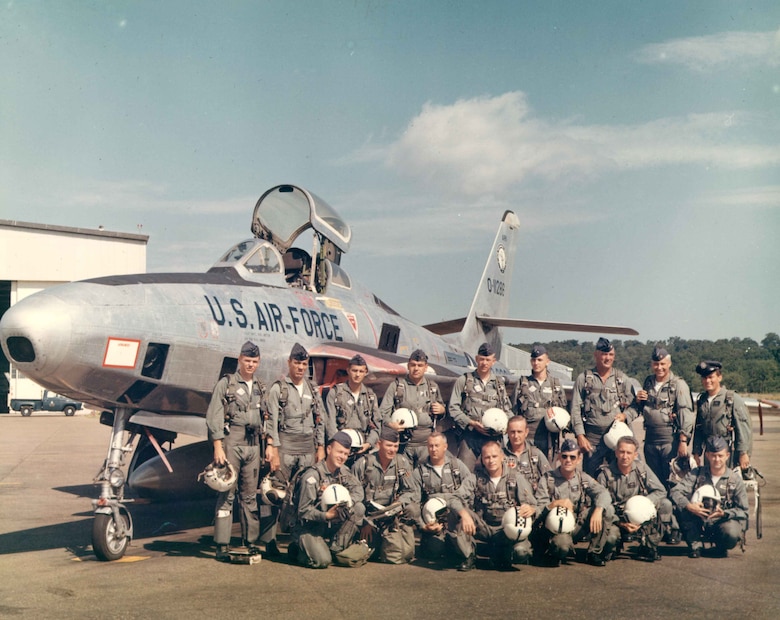 The Flying Razorback Flashback: RF-84F "Thunderflash" group photo ...