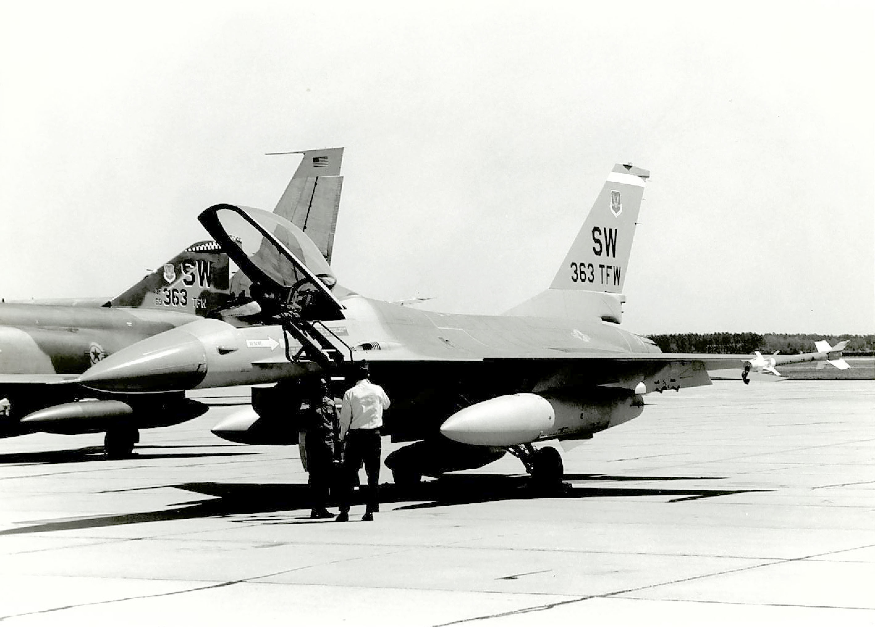 The F-16 Fighting Falcon: Then and Now > Shaw Air Force Base > Display
