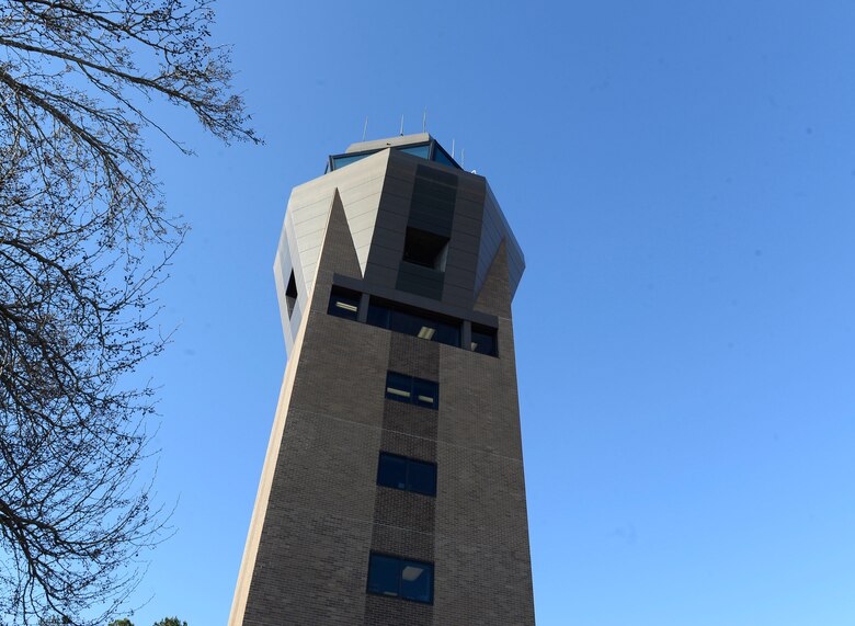 Control tower Airmen over-watch flightline, keeps pilots safe > Shaw ...