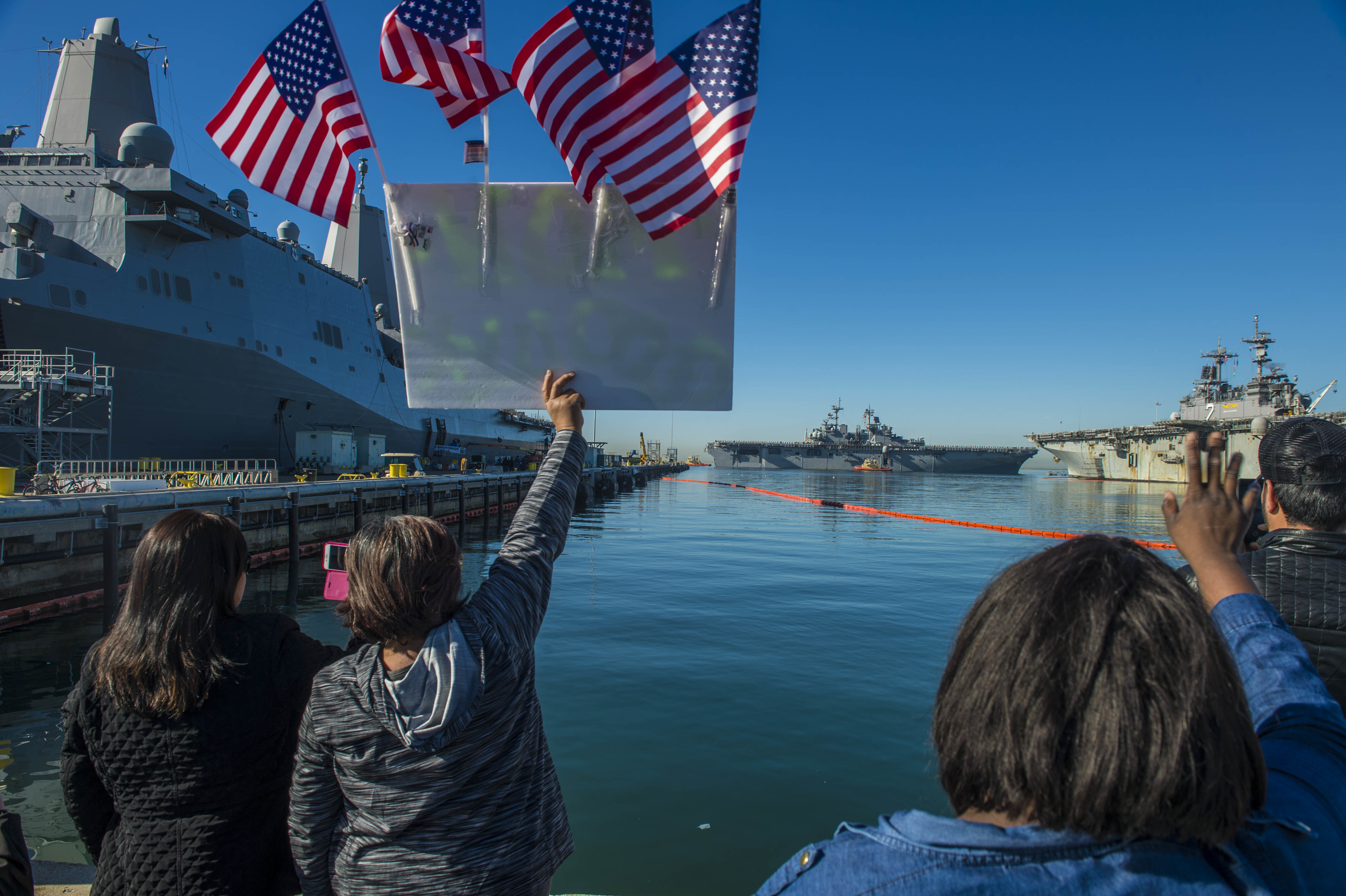 USS Boxer Amphibious Ready Group and 13th Marine Expeditionary Unit ...