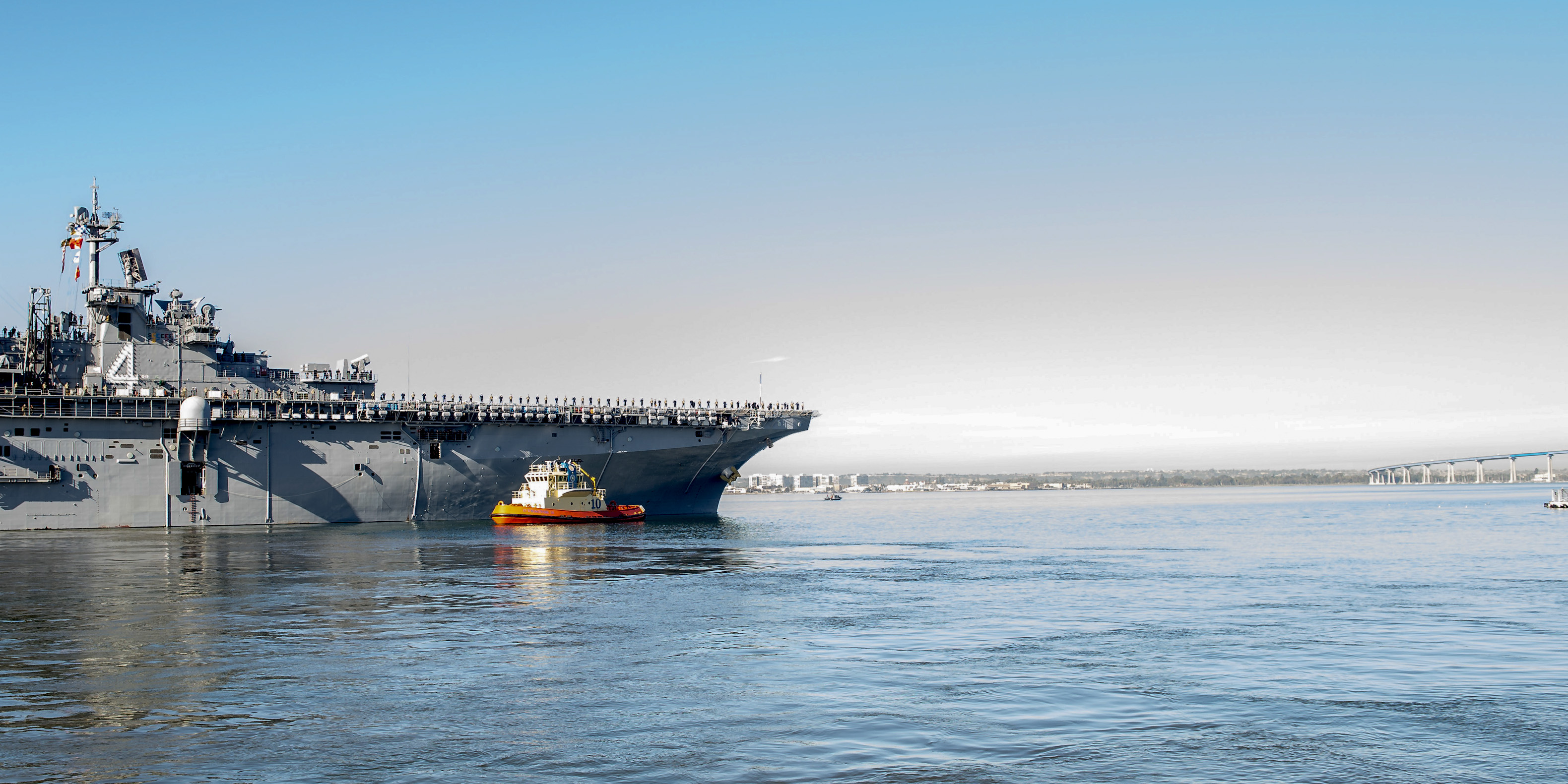 USS Boxer Amphibious Ready Group and 13th Marine Expeditionary Unit ...