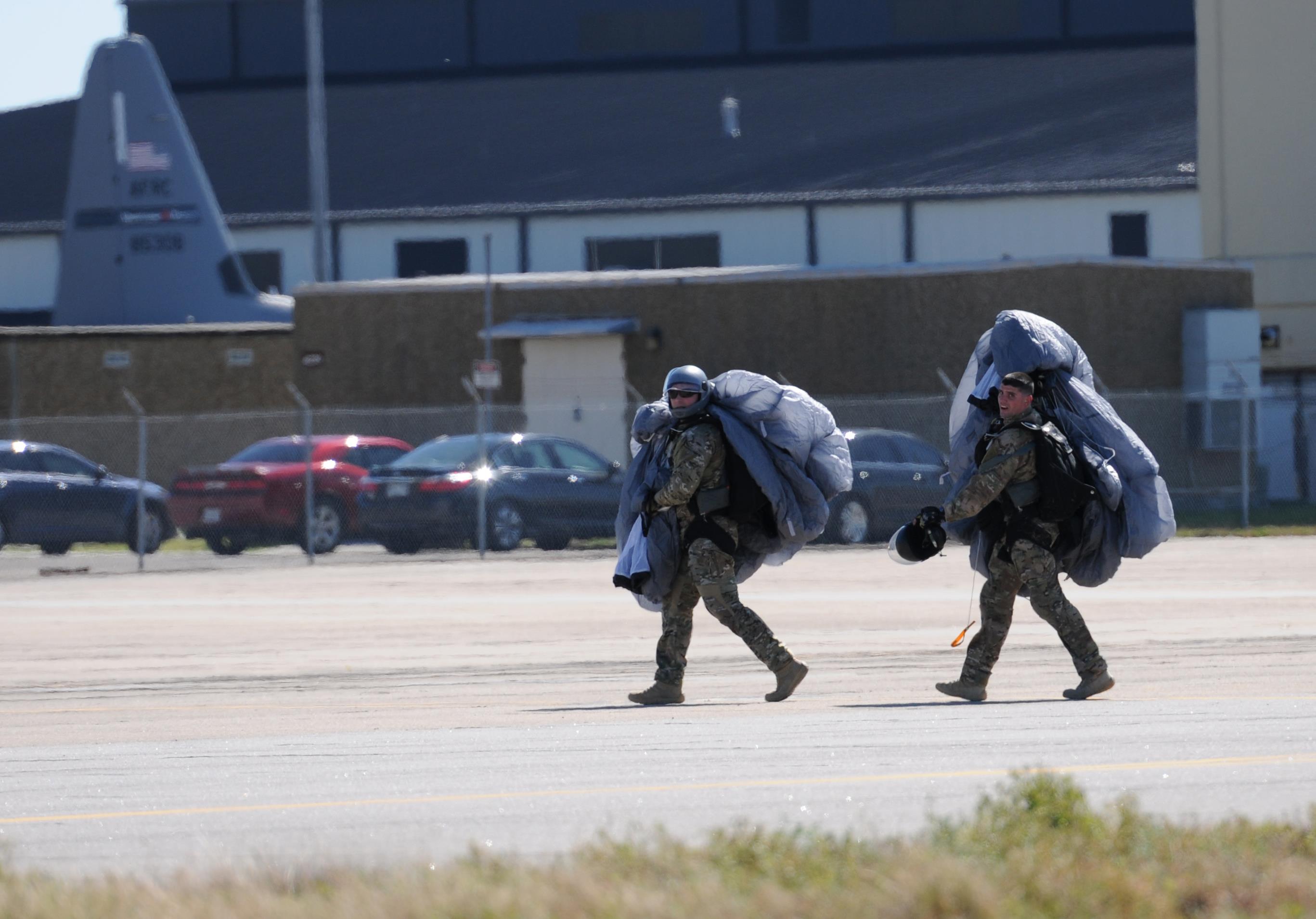 Landing safe: Keesler Battlefield Airmen perform training exercise ...