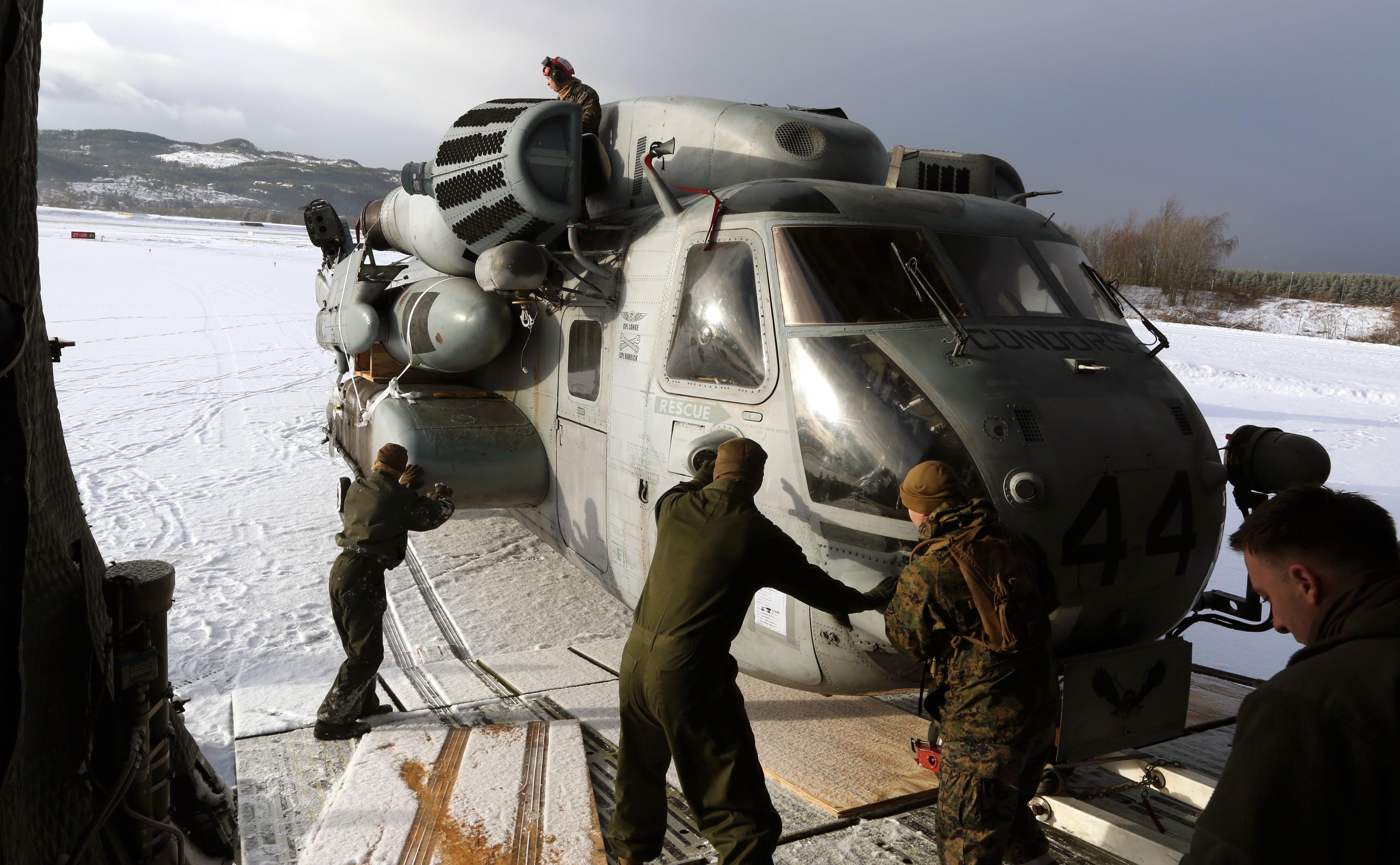 Condors’ heavy helicopters lift Cold Response air support capabilities