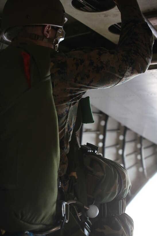 2nd Recon conducts para-ops, tandem jumps