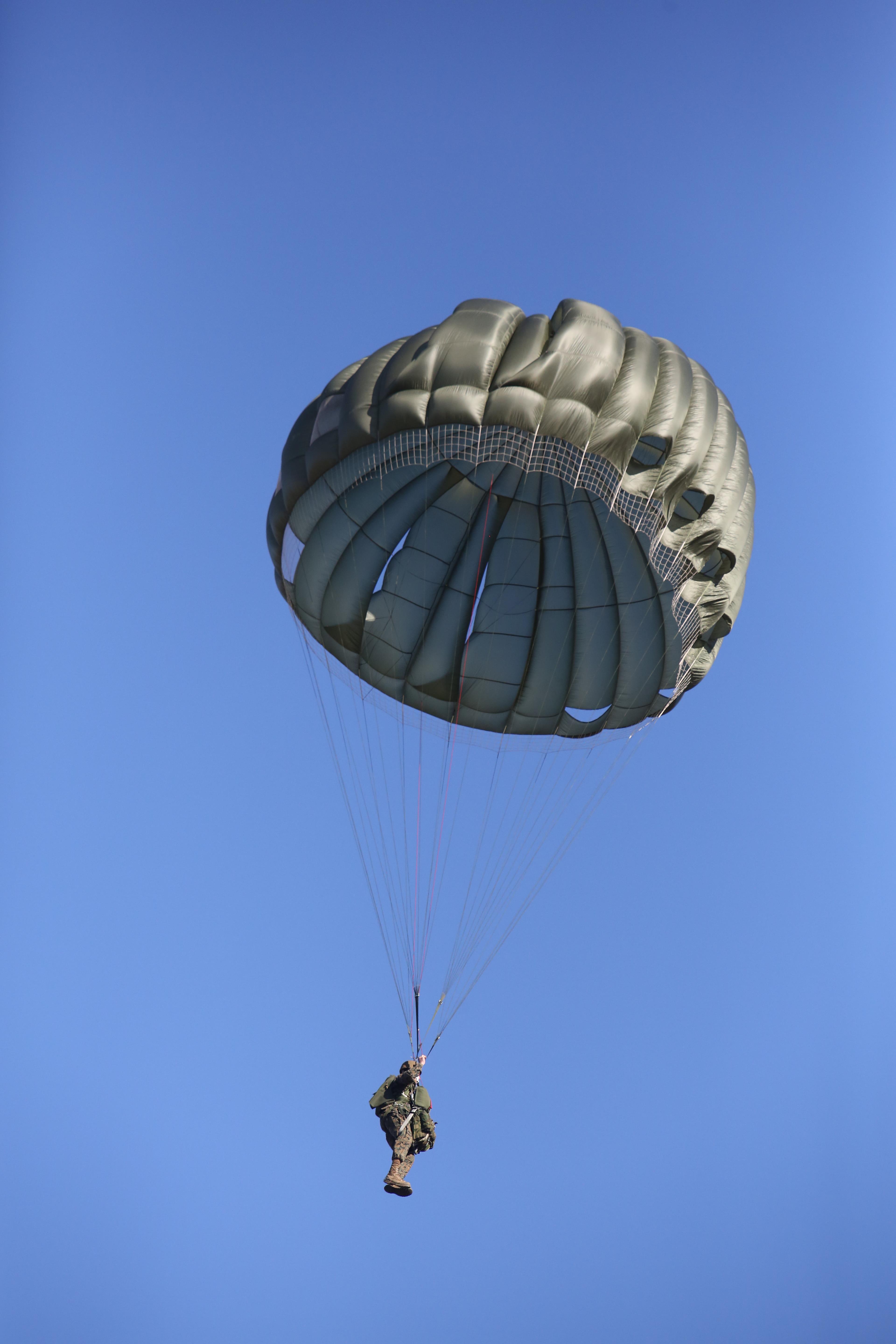2nd Recon conducts para-ops, tandem jumps