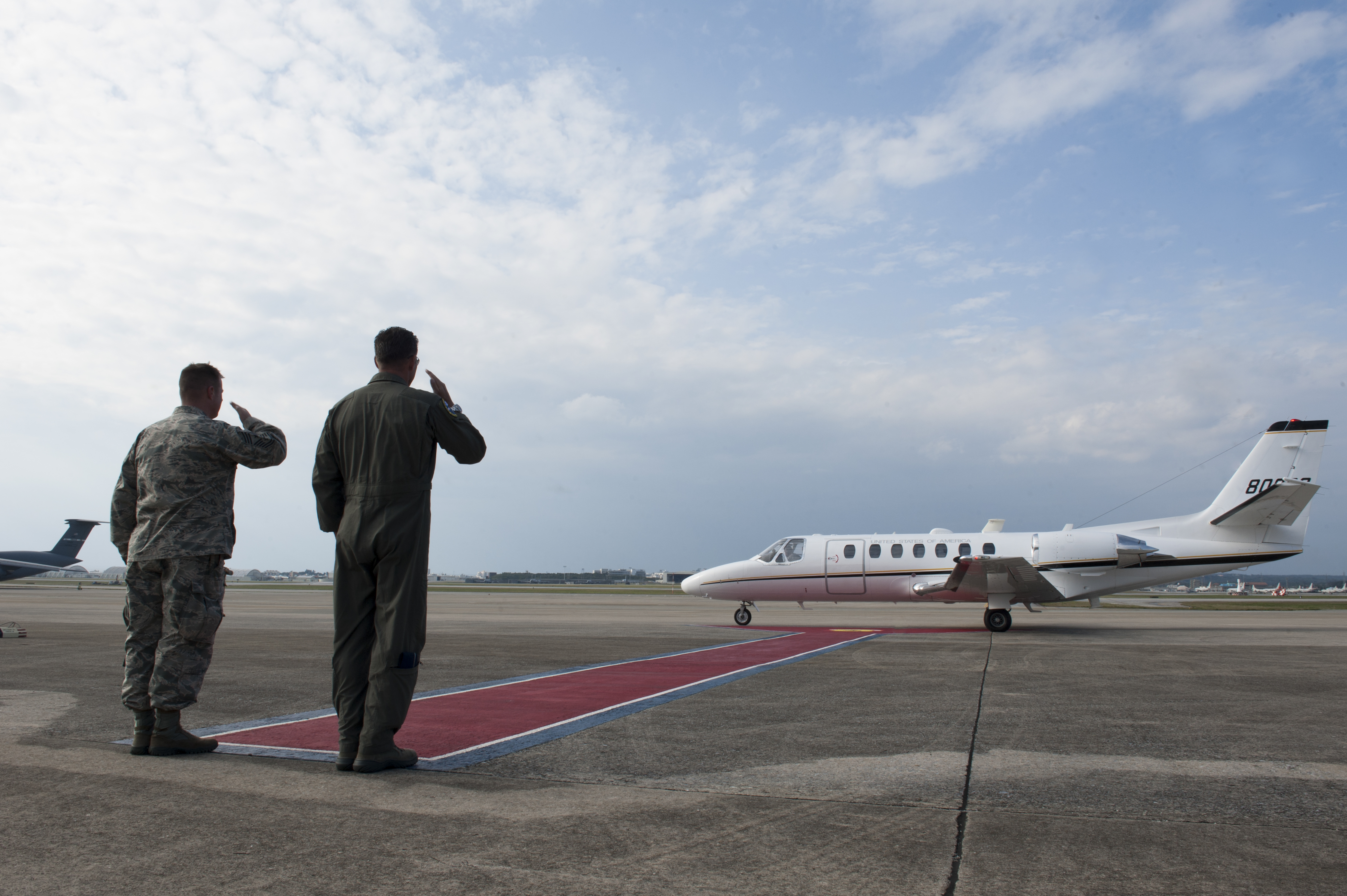 USFJ/5 AF commander visits Kadena > Kadena Air Base > Article Display