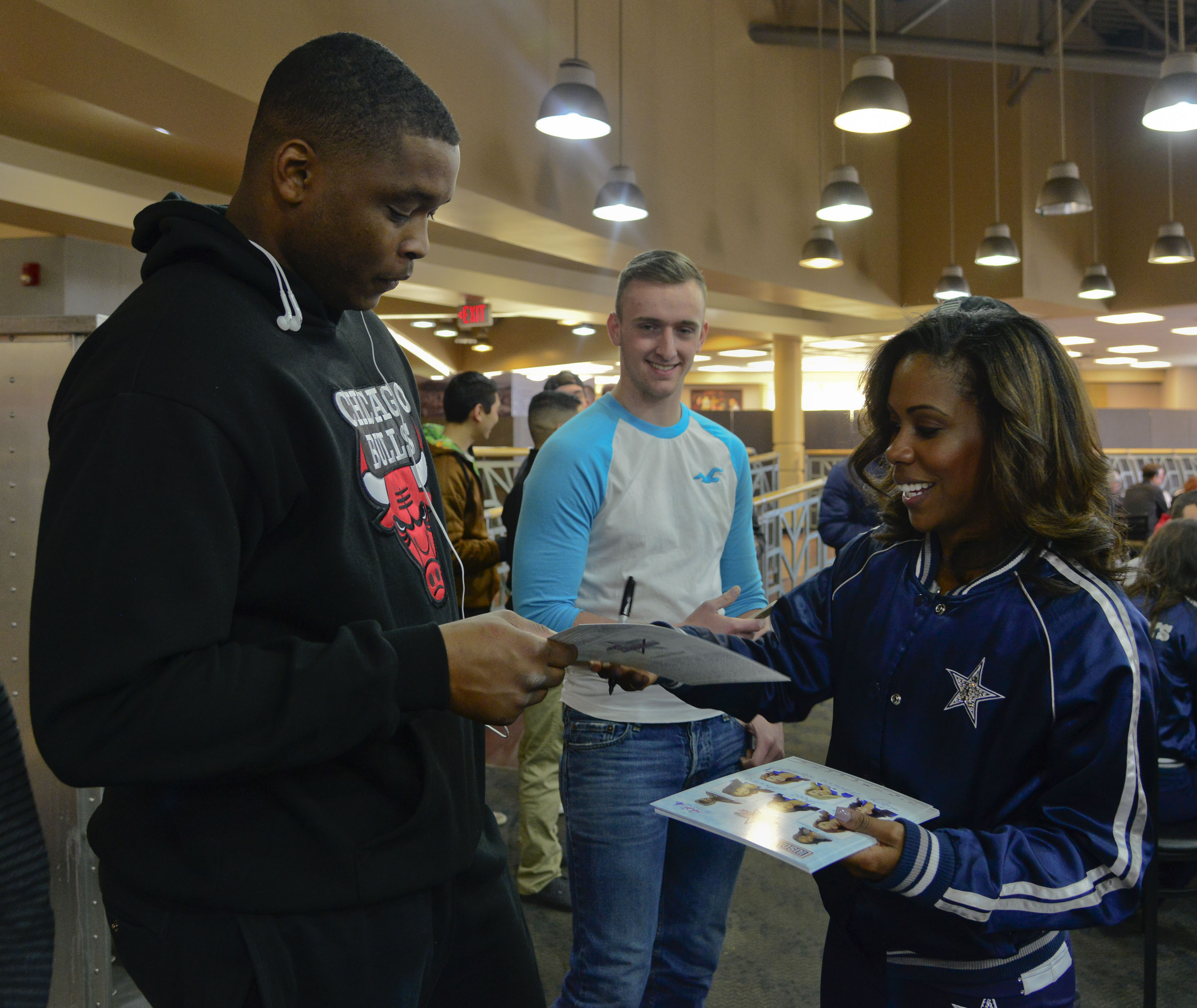 Dallas Cowboys Cheerleaders stampede with Mustangs > Osan Air Base ...