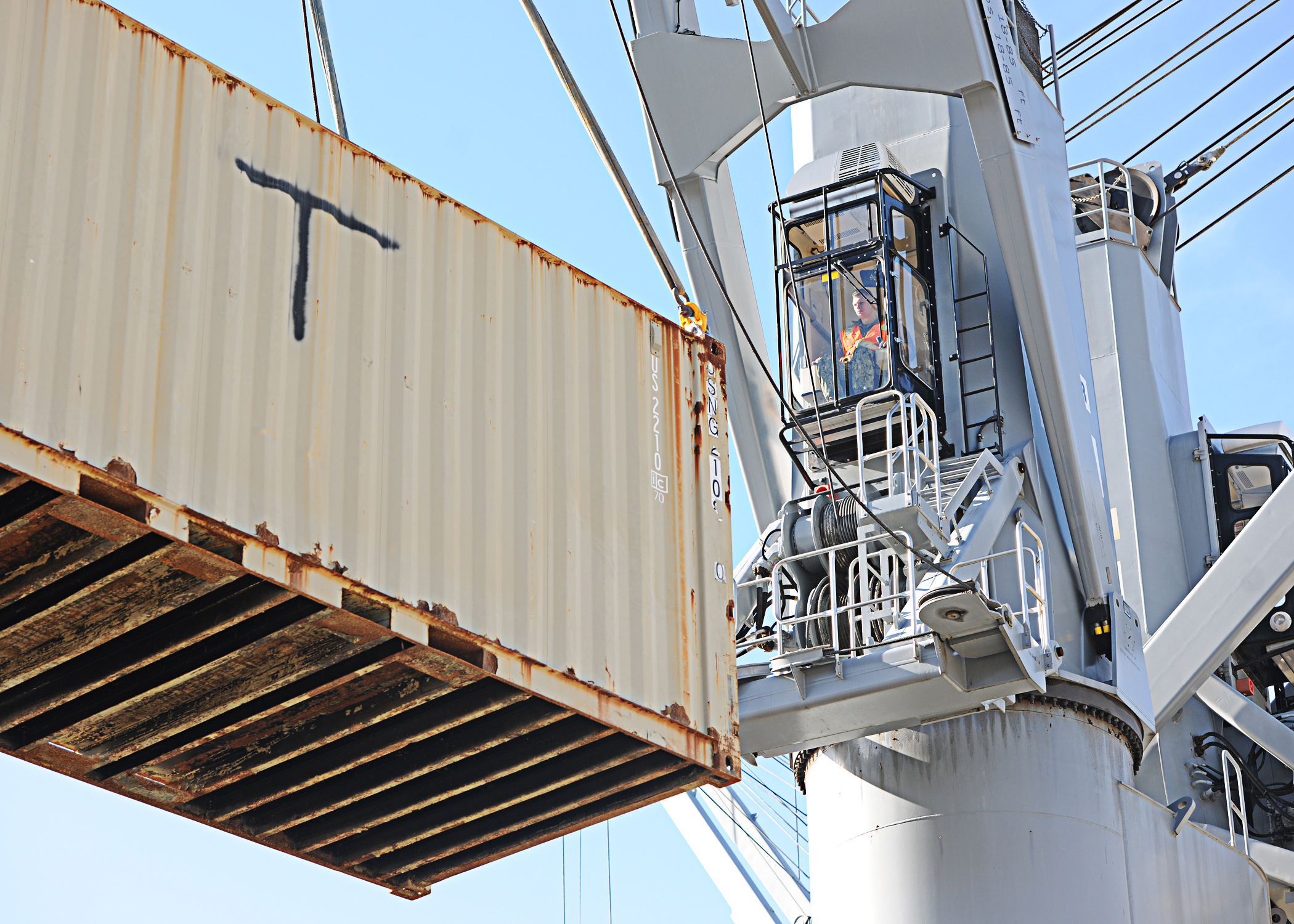 NAVELSG's Navy Cargo Handling Battalion Reserve Component Sailors ...