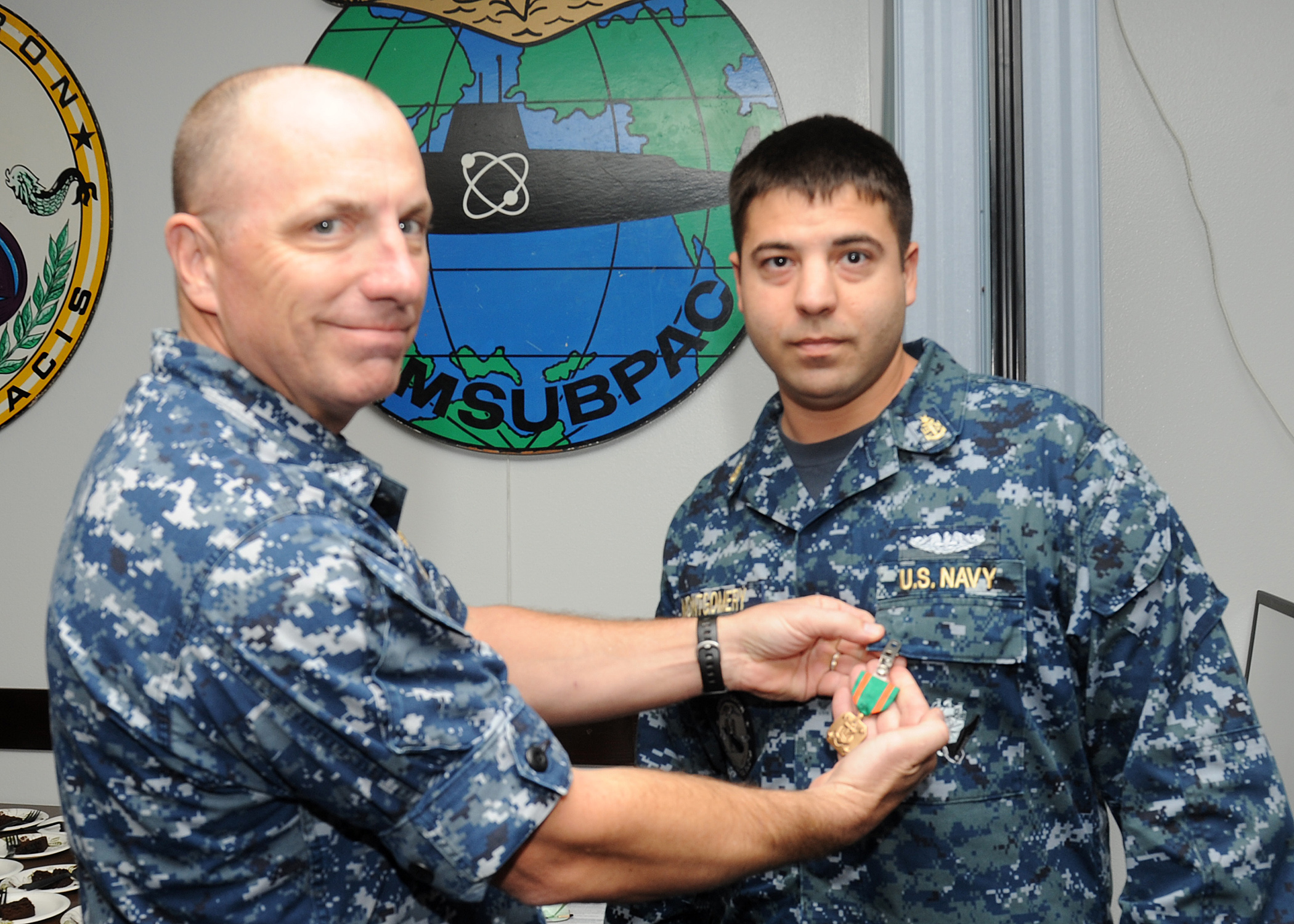 CSS-11 Recognizes Senior Chief for Heroic Actions > Commander ...