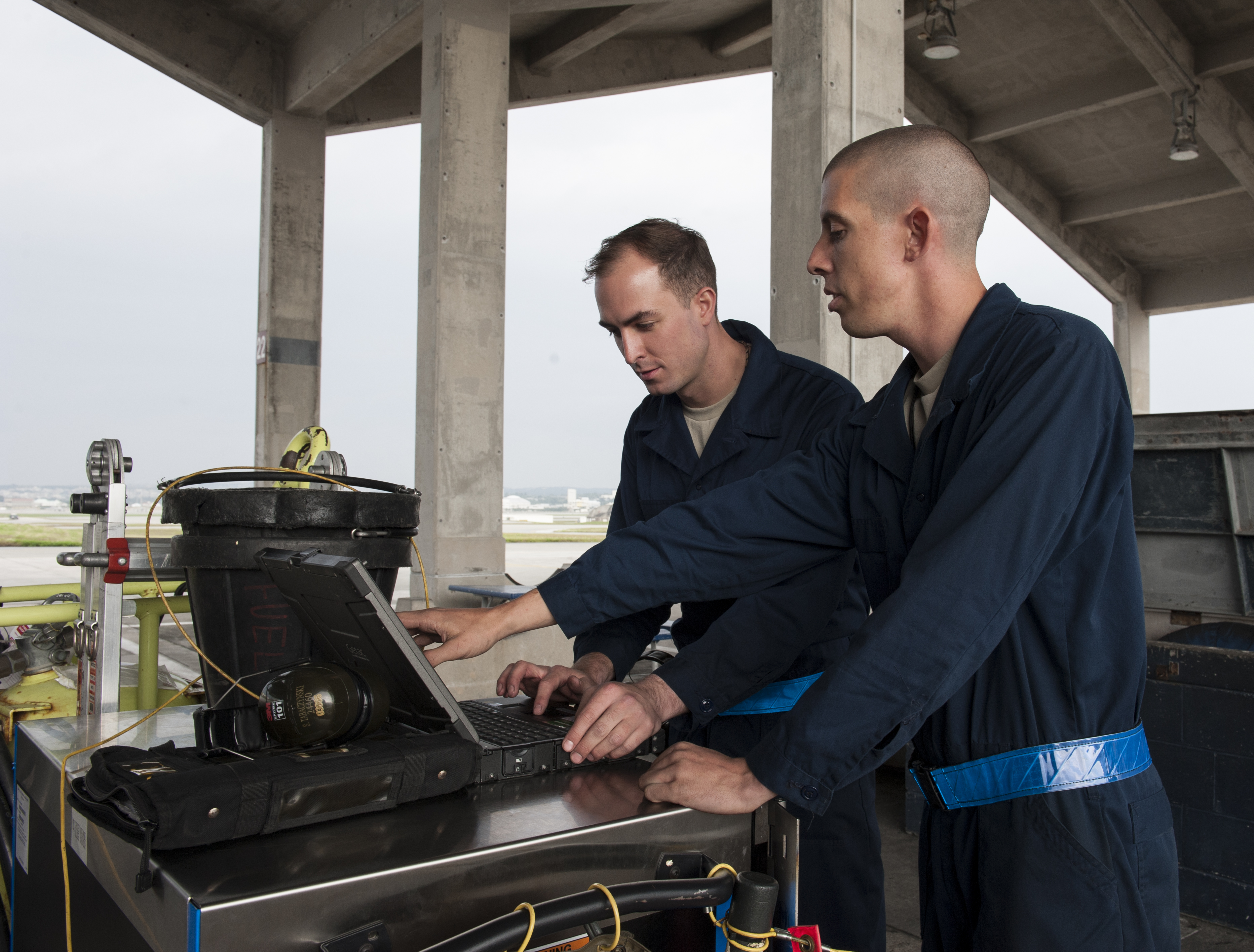 44th AMU crew chiefs keep F-15s flying > Kadena Air Base > Article Display