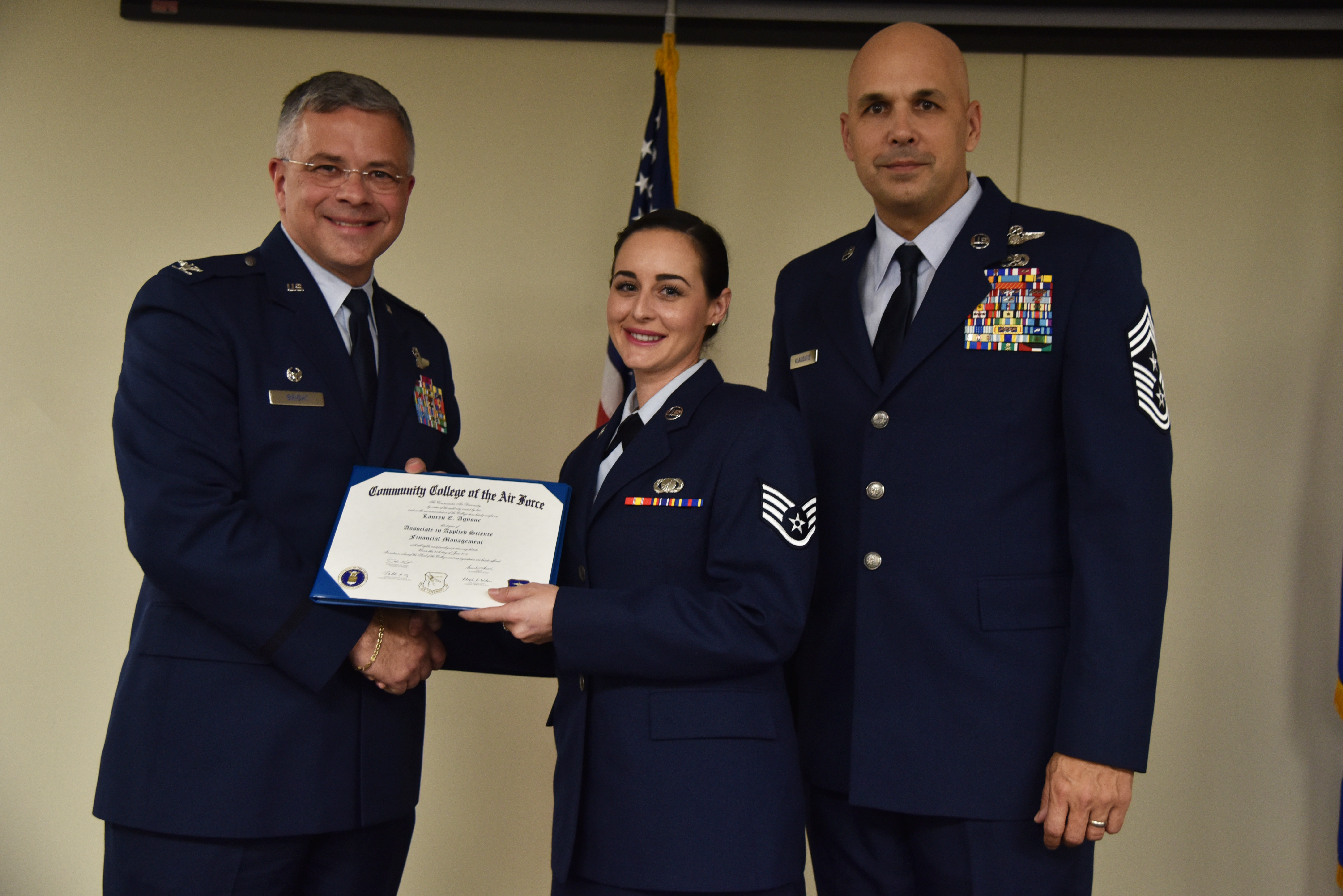 24 MacDill Reservists receive CCAF degree > 927th Air Refueling Wing ...