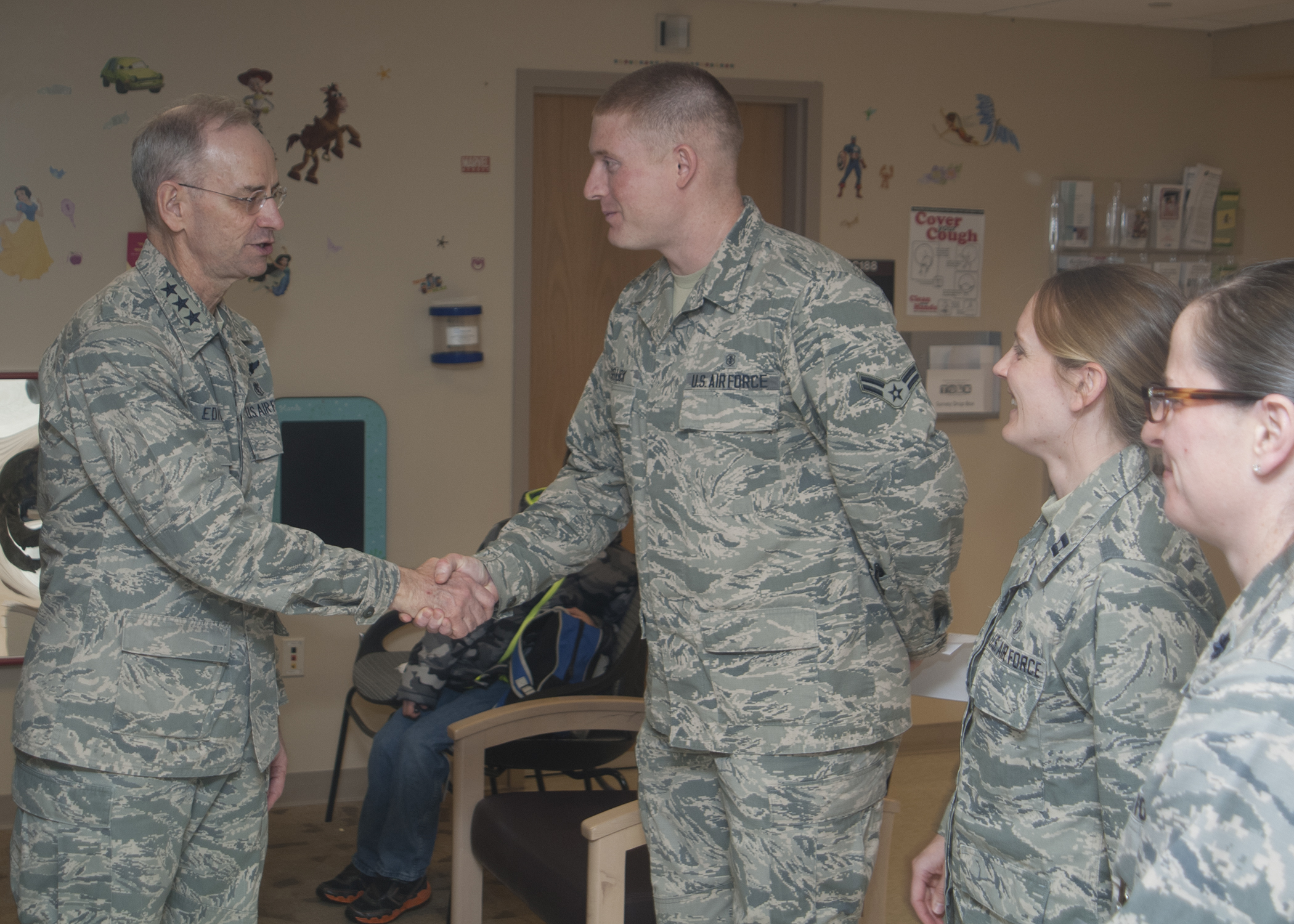 Lt. Gen. Mark Ediger meets Airmen at Wright-Patterson