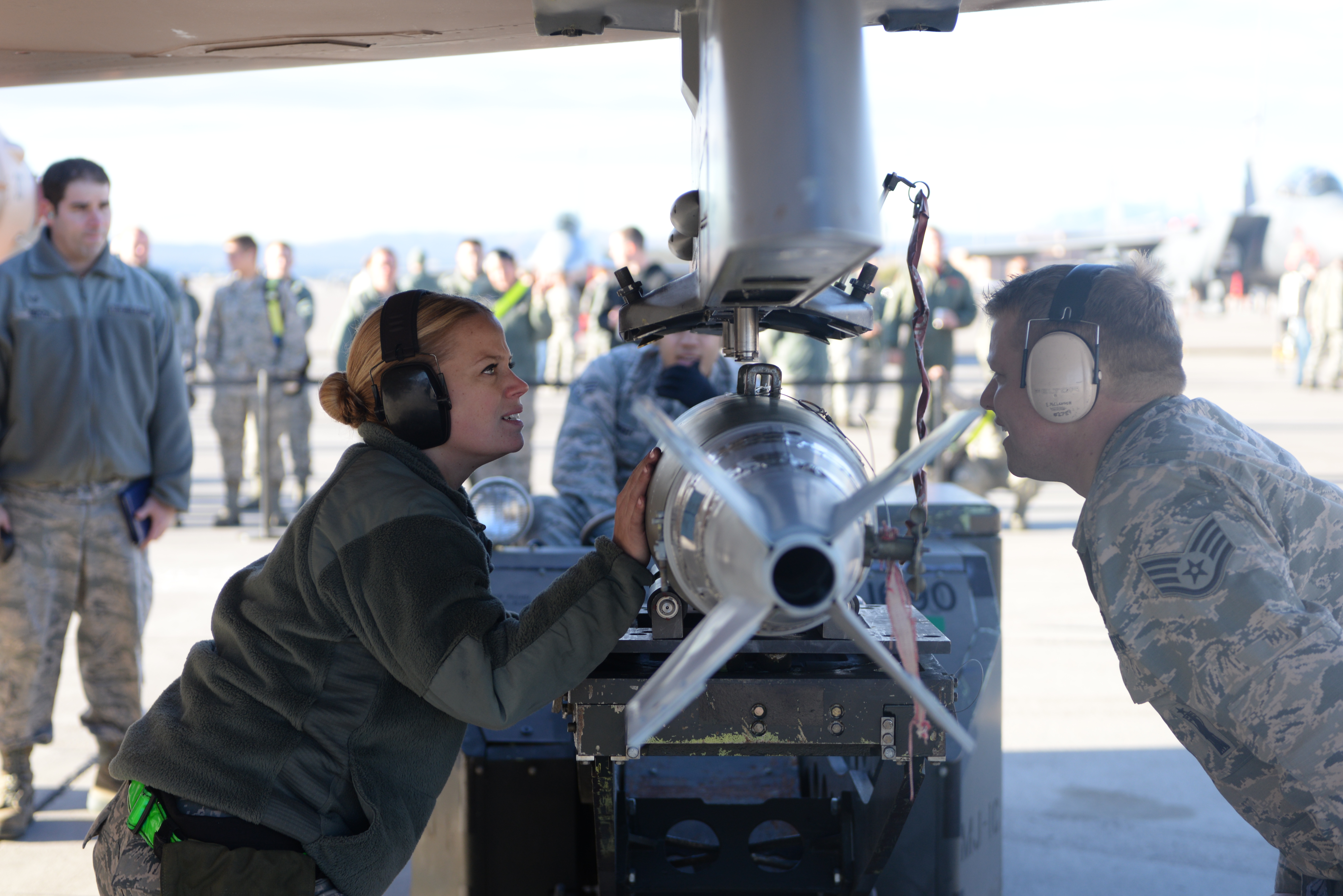 Quarterly load crew competition blasts in '16