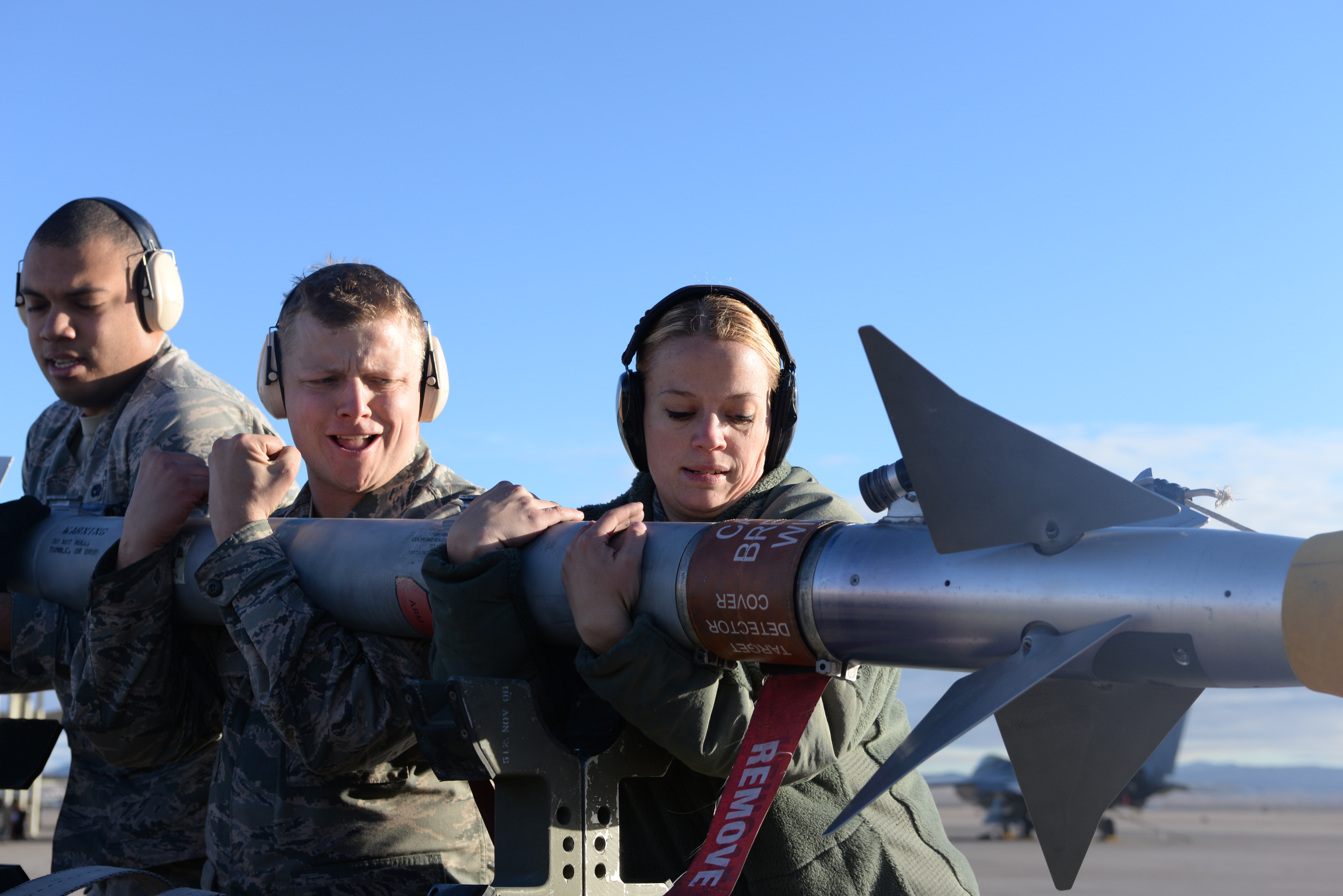 Quarterly load crew competition blasts in '16