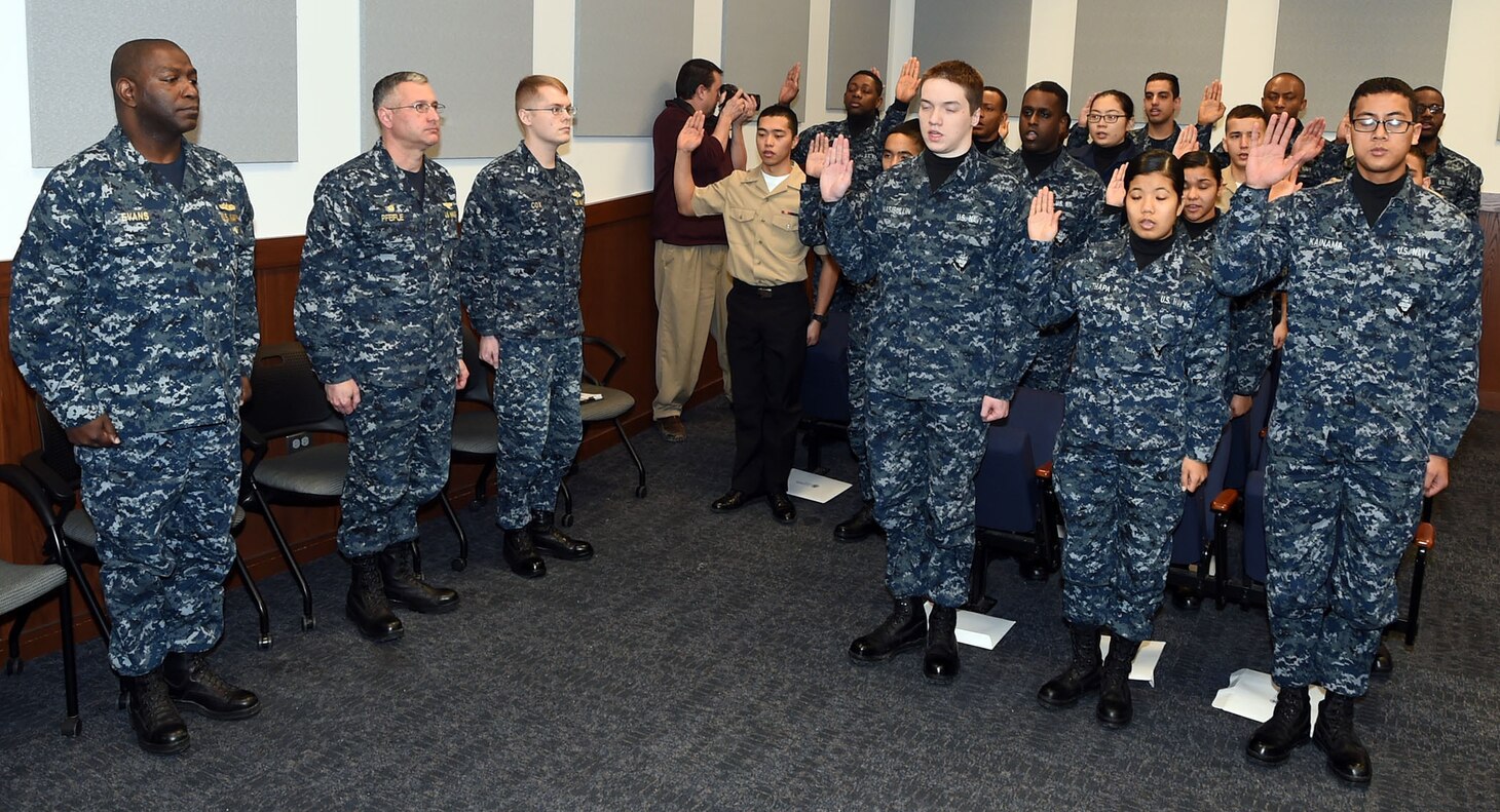 Navy's Newest Sailors Become US Citizens > United States Navy > News ...