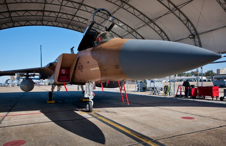 Maintainer prepares Camo F-15 for final flight > Eglin Air Force Base > News