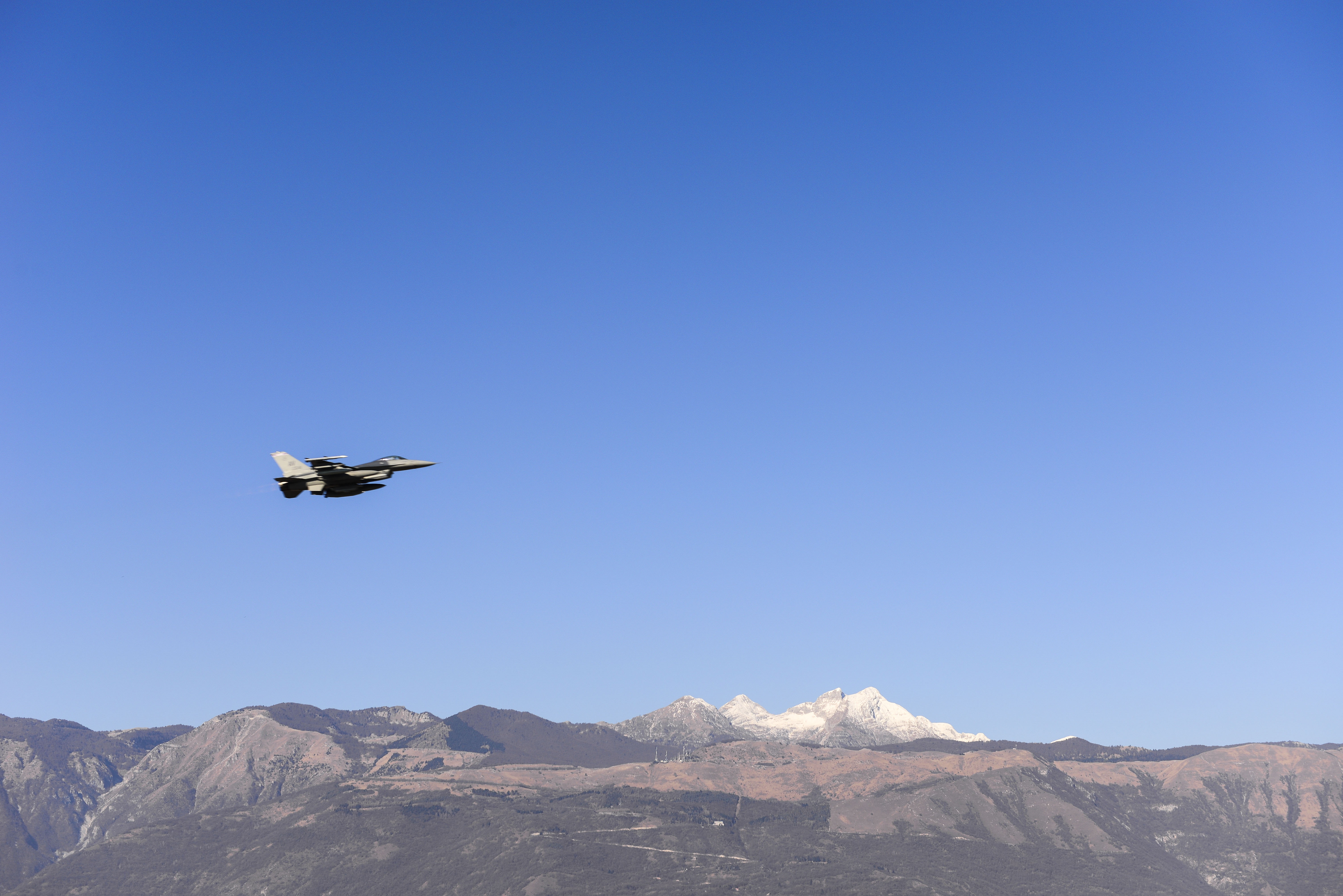 Buzzards depart for Red Flag 16-1 > Aviano Air Base > Display