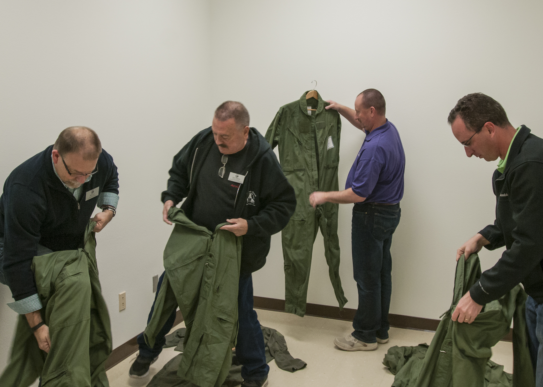 Latest HCC tour all about electronic warfare > Edwards Air Force Base ...