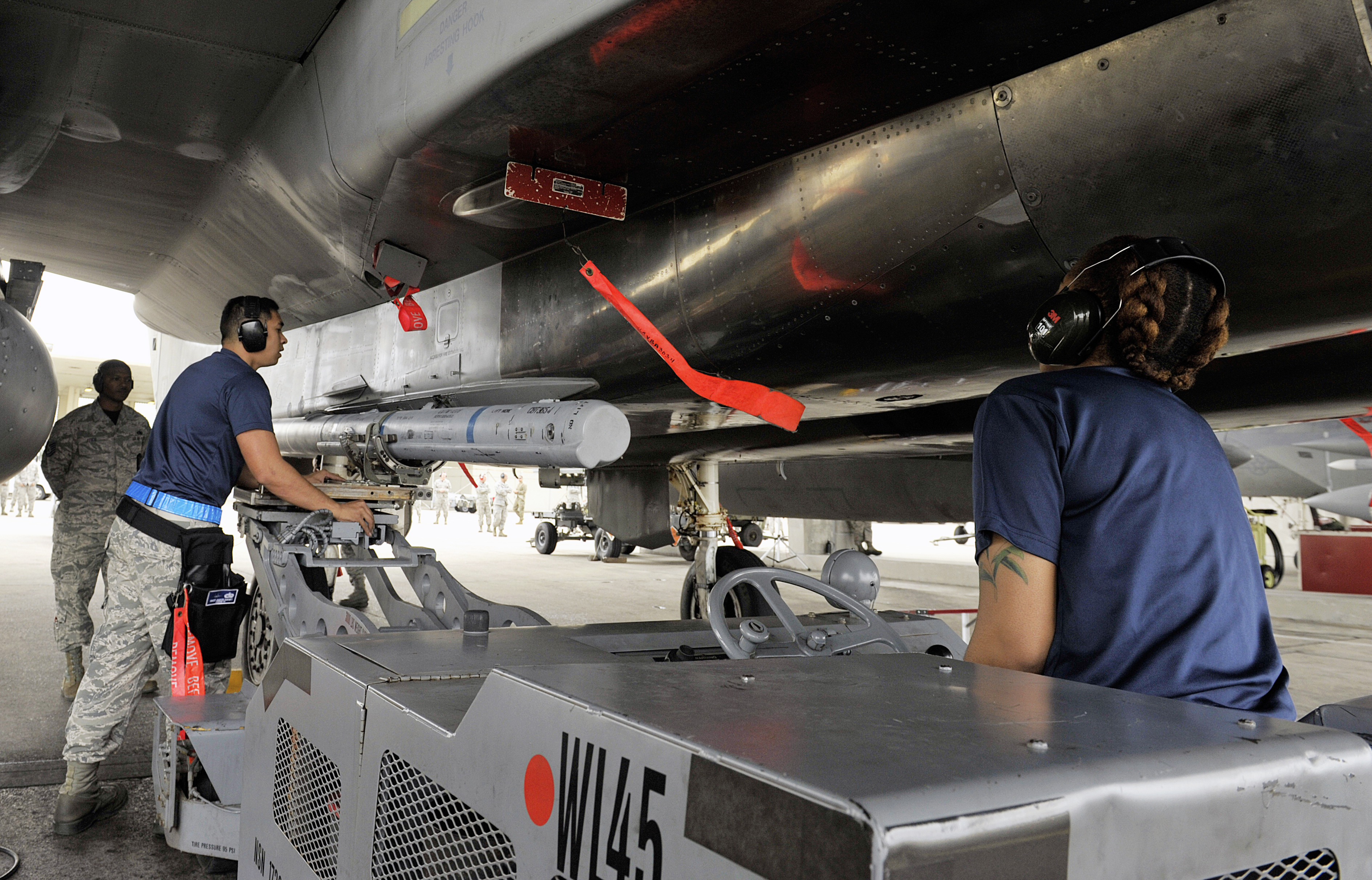 18th MXG holds annual weapons load crew competition