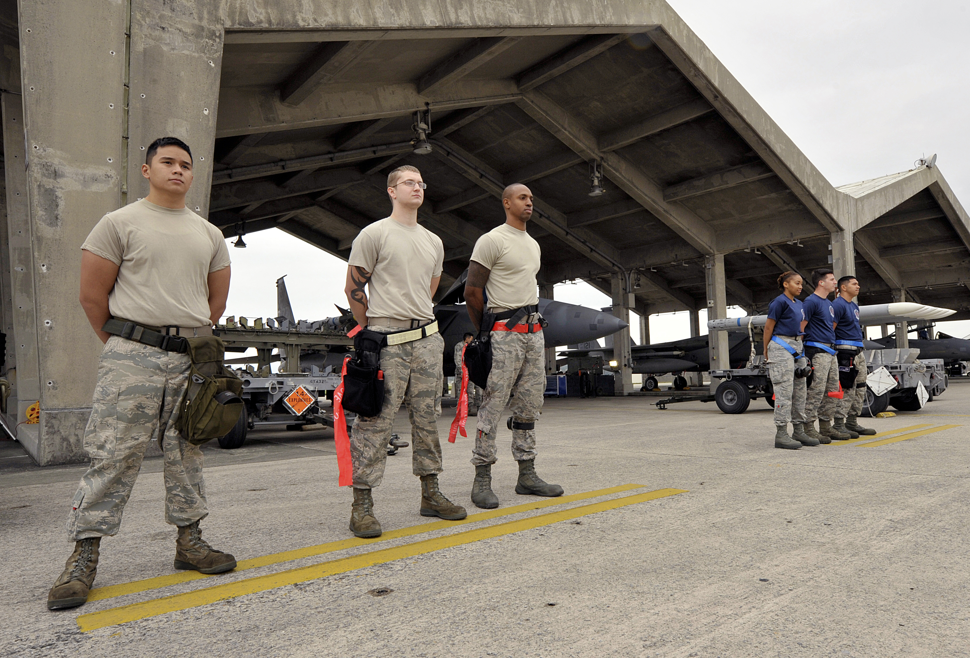 18th MXG holds annual weapons load crew competition